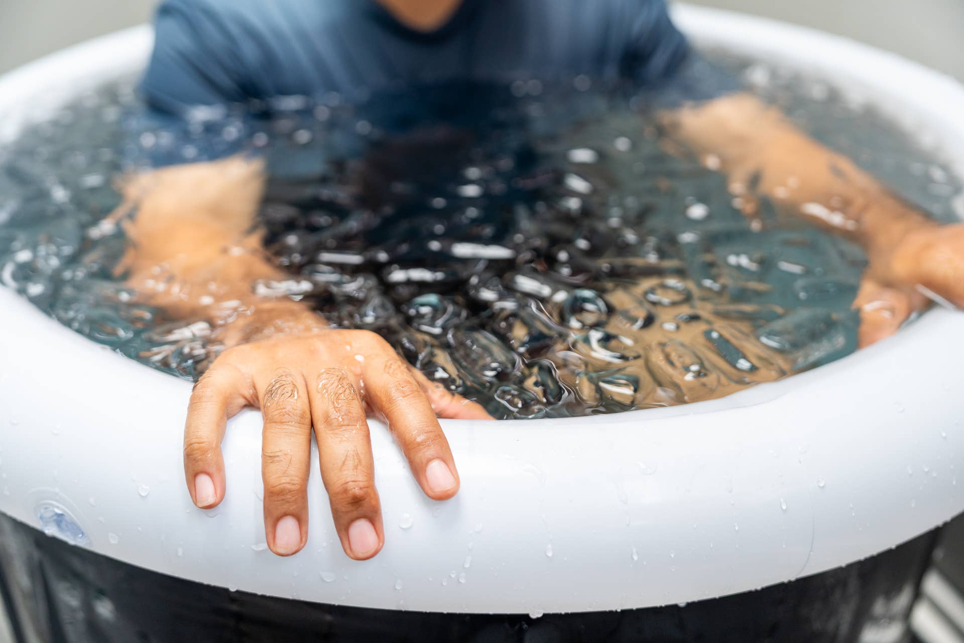 Cold Plunges Are Everywhere Right Now, But Do They Actually Work? - Men ...