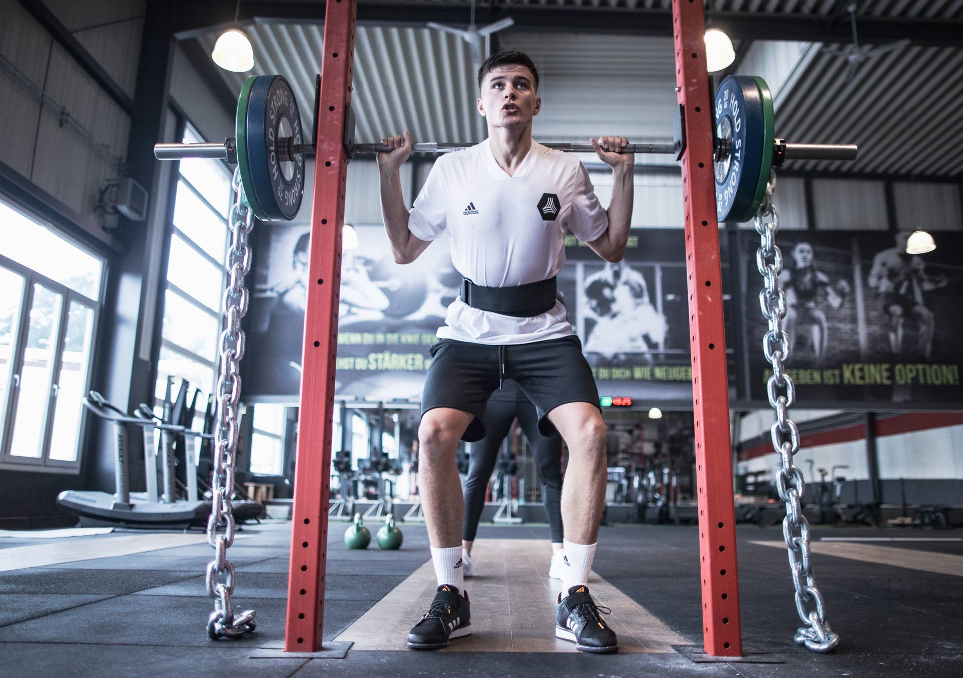 Strap In: Real Science Behind Weightlifting Belts - Men's Fitness