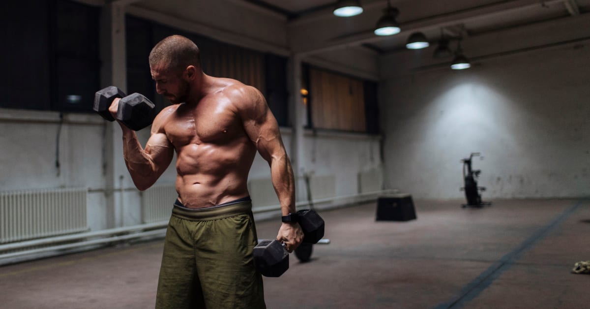 These 9 Lifting Mistakes Are Costing You Gains, According to Trainer ...