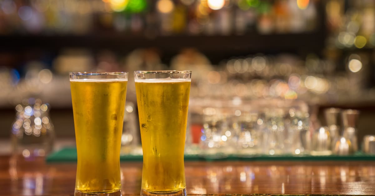 The 14 Best Light Beers, Tasted and Reviewed for 2025 - Men's Fitness