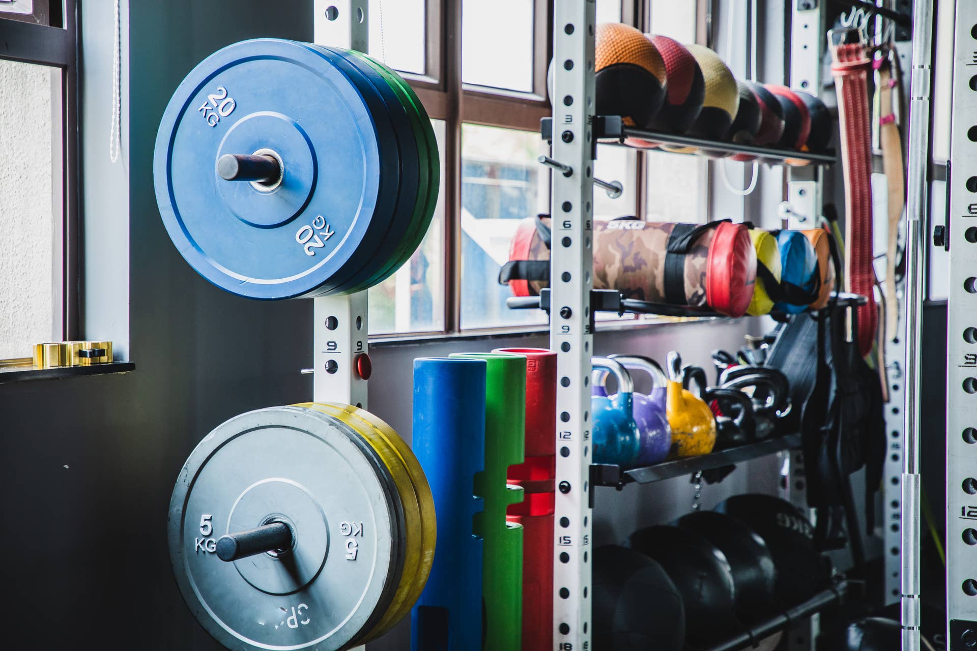 Nike Strength Review: Shield Curl Bar - Men's Fitness
