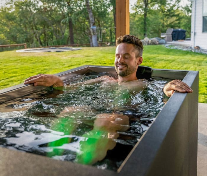 The 6 Best Cold Plunge Tubs for 2025, Tested and Reviewed - Men's Fitness