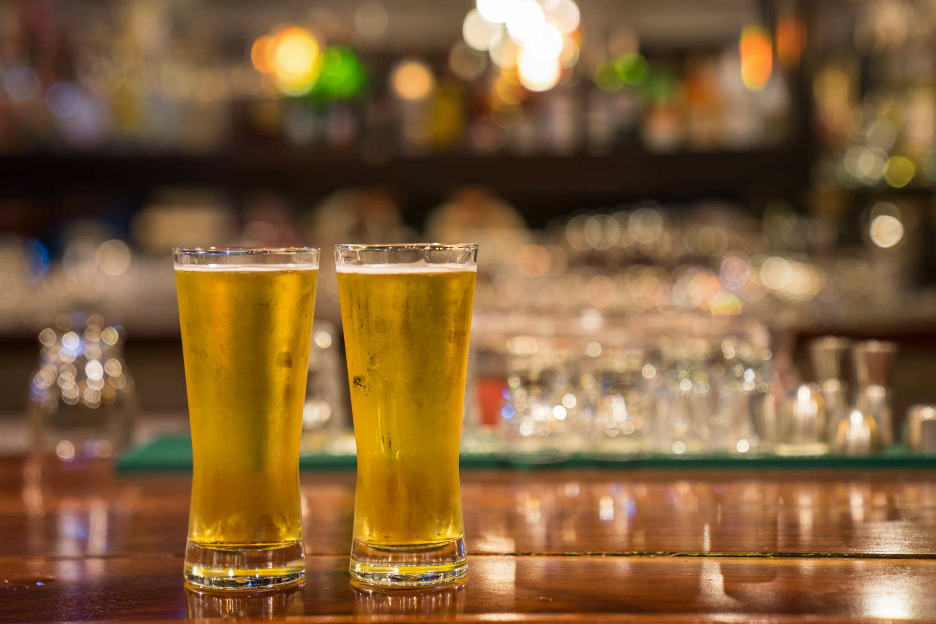 The 14 Best Light Beers, Tasted and Reviewed for 2025 - Men's Fitness