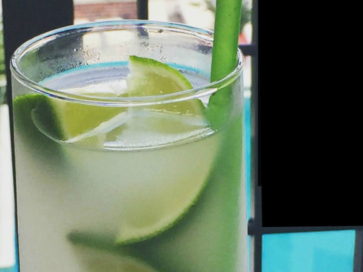 10 low carb drinks worth toasting with - Men's Fitness