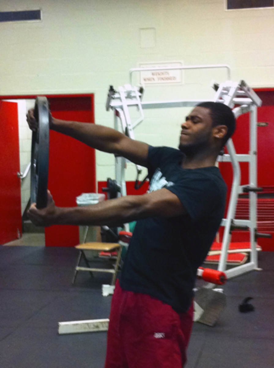 MMA Strong With One 45-lb. Plate - Men's Fitness