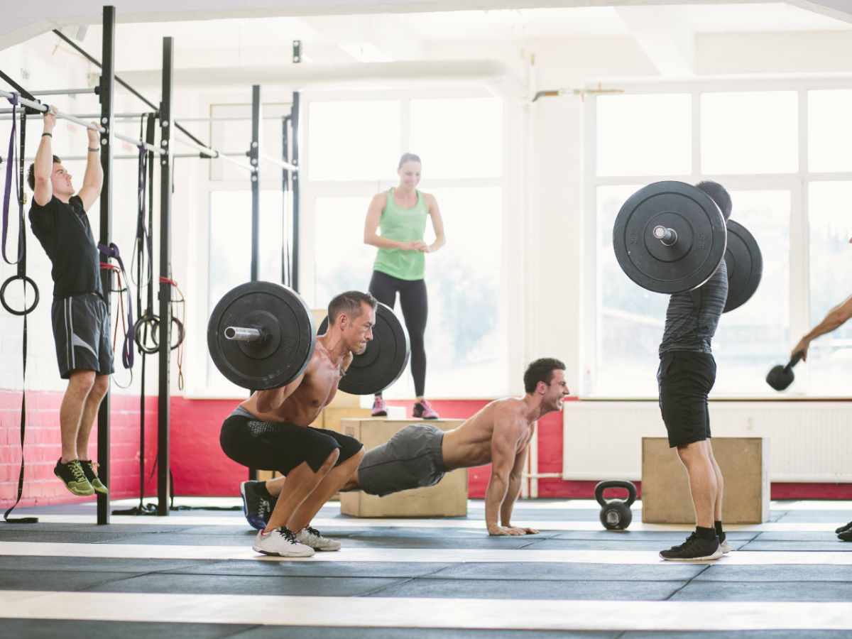 The 3-Step Strategy to Survive a Crowded Gym Session - Men's Fitness