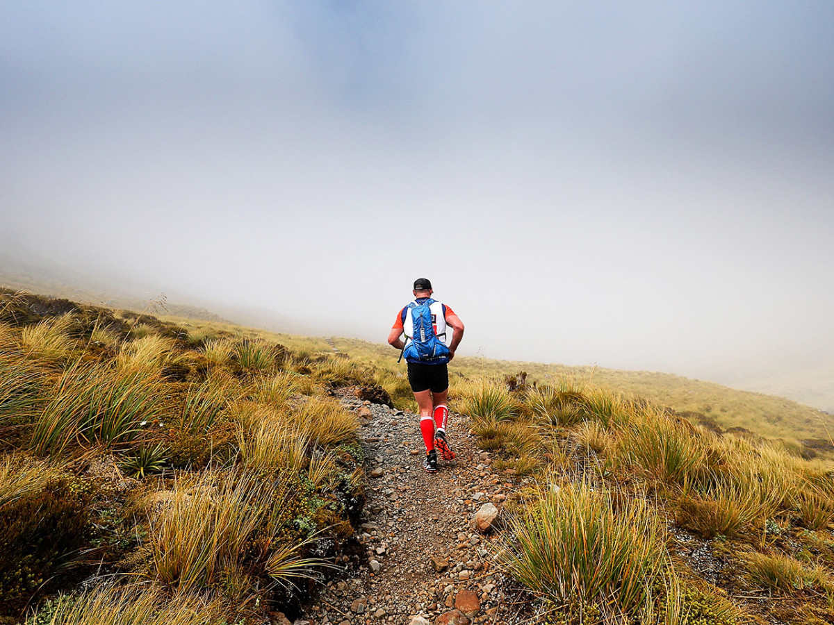 The hill sprint workout to drop fat and build muscular legs - Men's Fitness