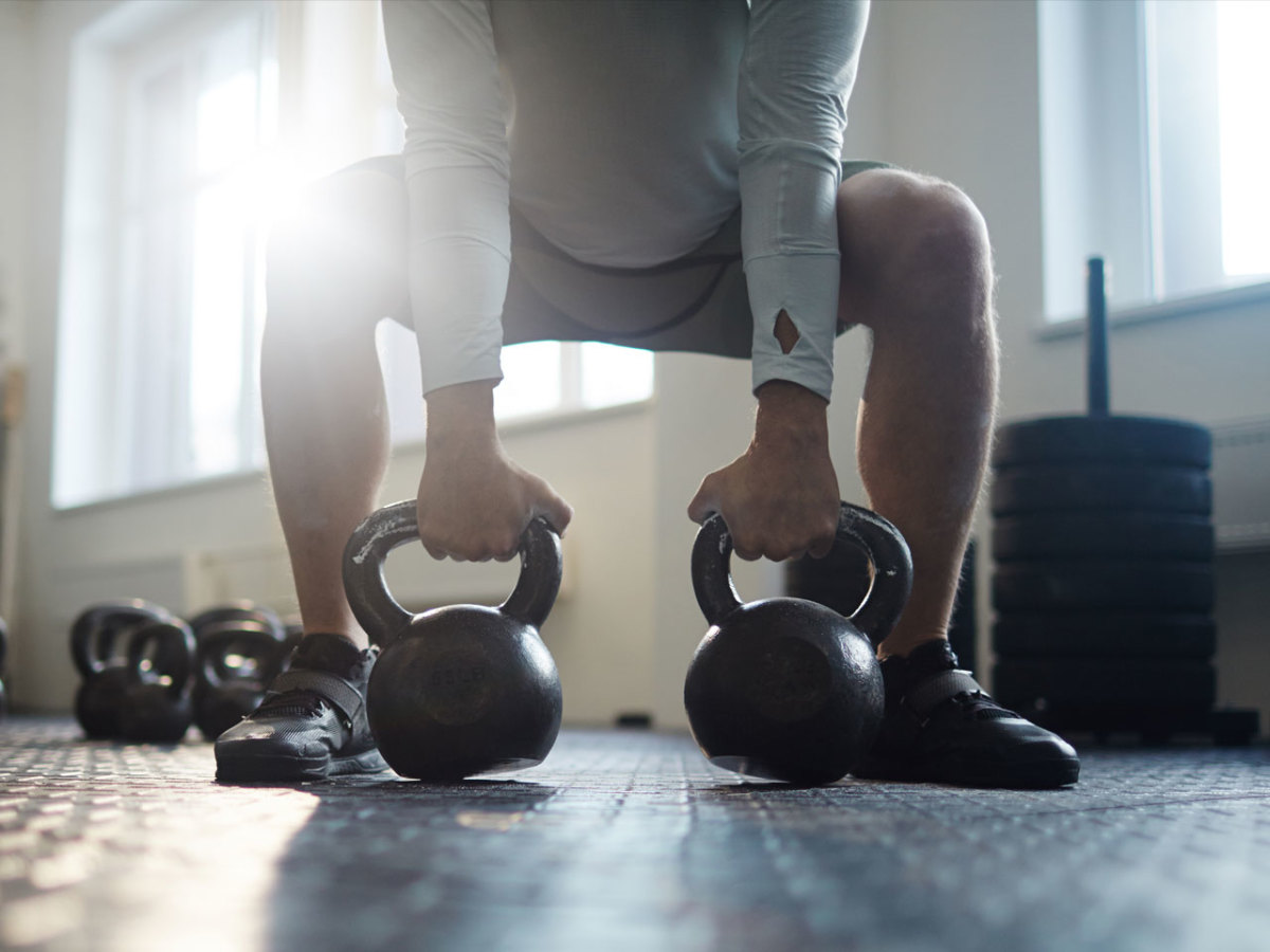 10 kettlebell workouts to build your glutes - Men's Fitness
