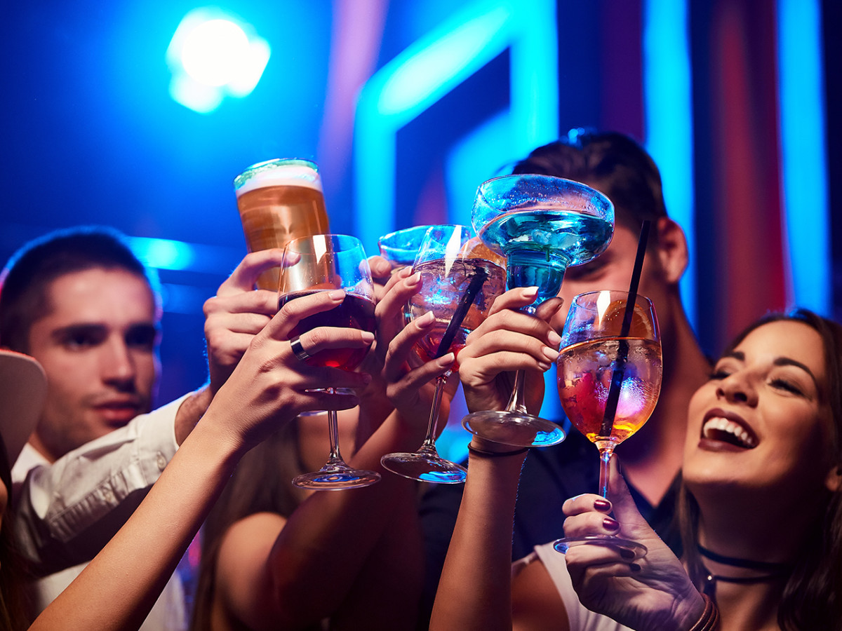 6 Signs You're a Binge Drinker—and What to Do About It - Men's Fitness