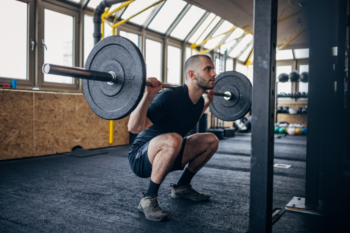 Orthopedic Doctor Goes Viral For Condemning Deep Squats - Men's Fitness