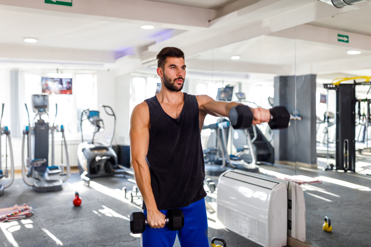 The 2 Shoulder Workouts That Helped a Regular Guy Build Huge Delts ...