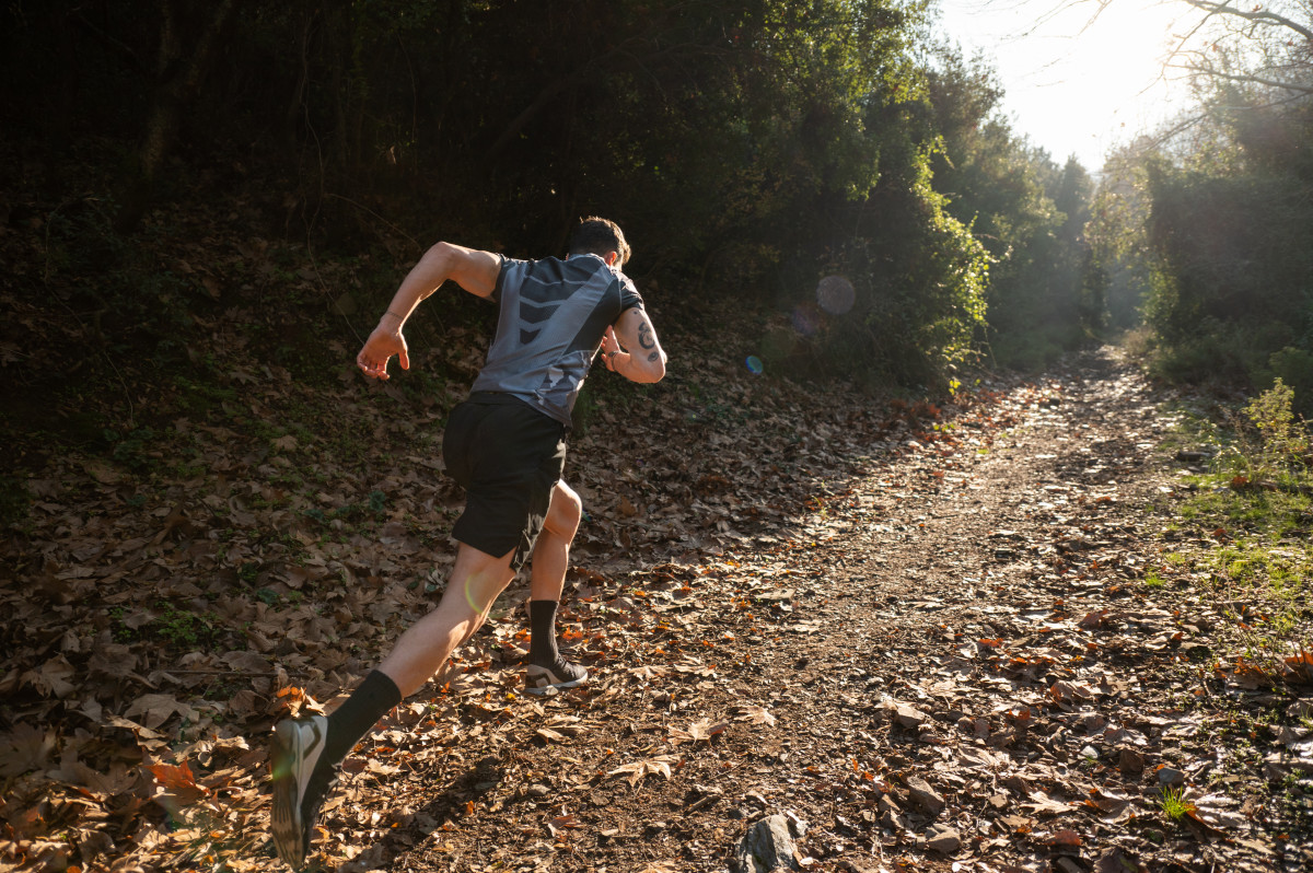 Hill Sprint Running Workout: Drop Fat & Build Muscular Legs - Men's Fitness