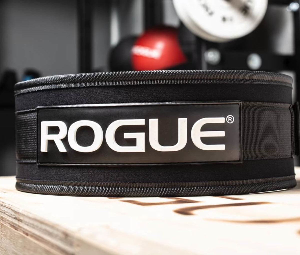 The 11 Best Weightlifting Belts, Tested by a Trainer - Men's Fitness