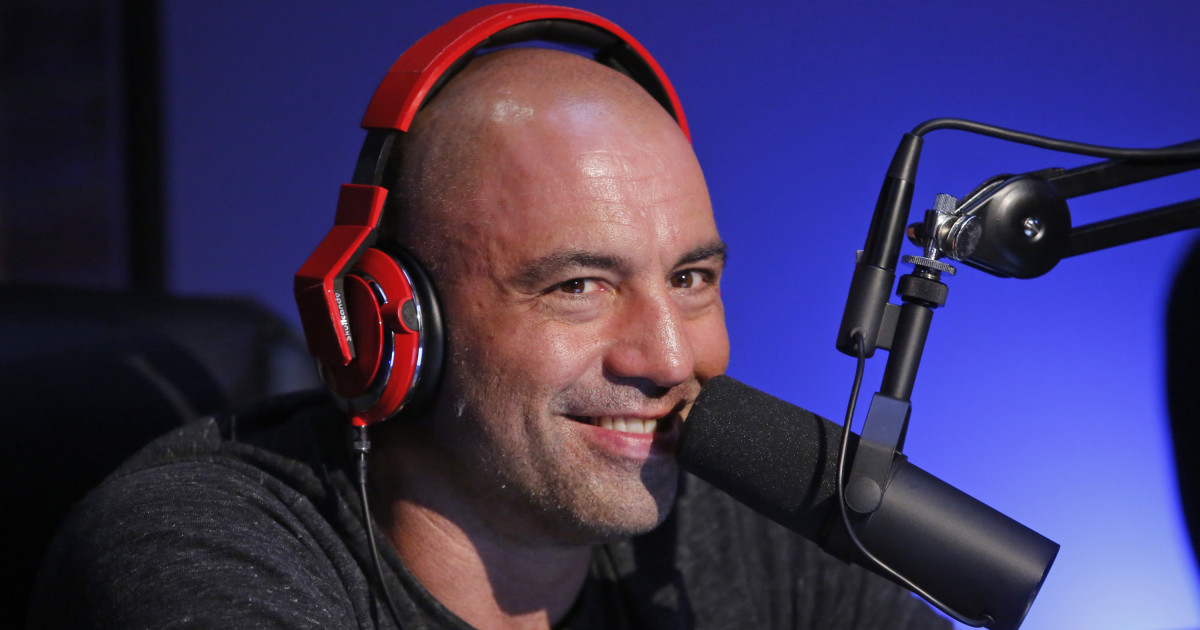 Andrew Huberman Praises Joe Rogan’s Podcasting Skills - Men's Fitness