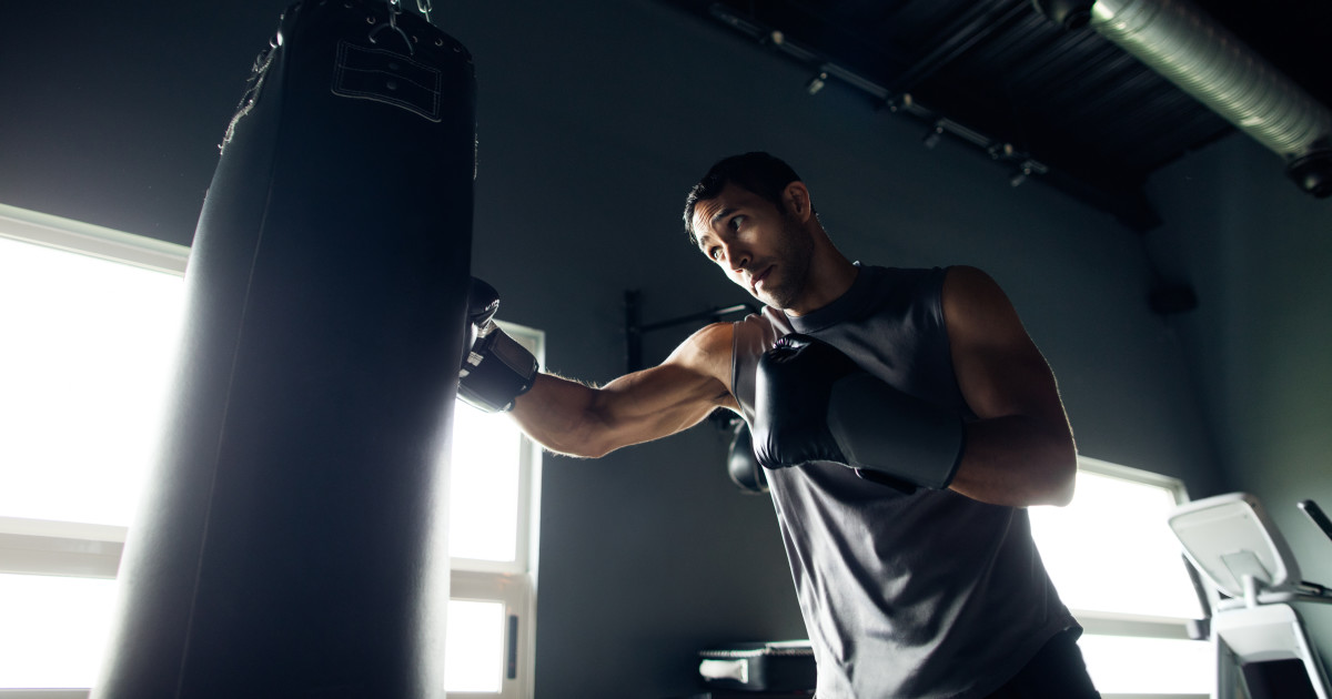 Home Boxing Workout That Builds Core and Shoulders - Men's Fitness