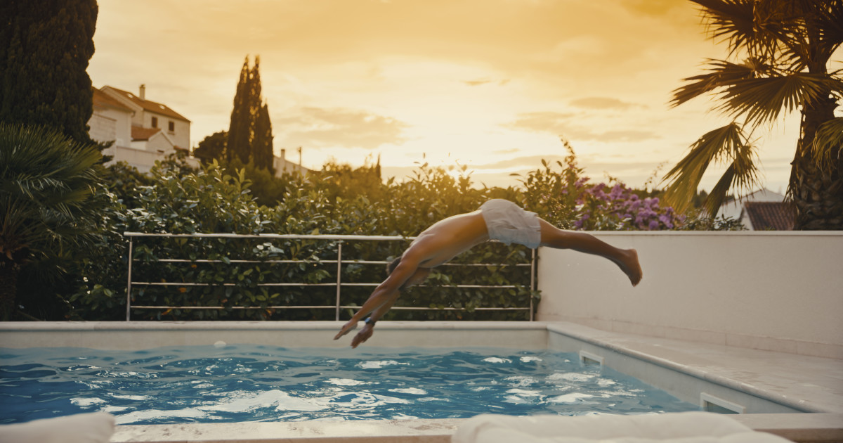 Mike Israetel Slams Ashton Hall's Viral Morning Routine - Men's Fitness