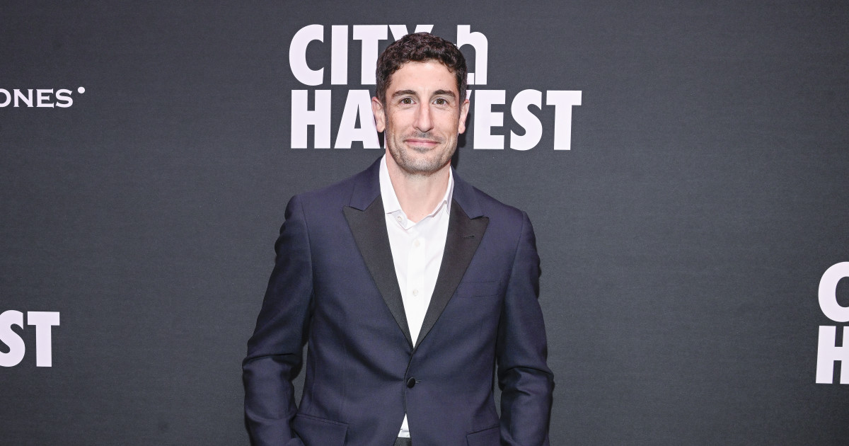 Jason Biggs Shares 35-Pound Weight Loss Journey Following Health ...
