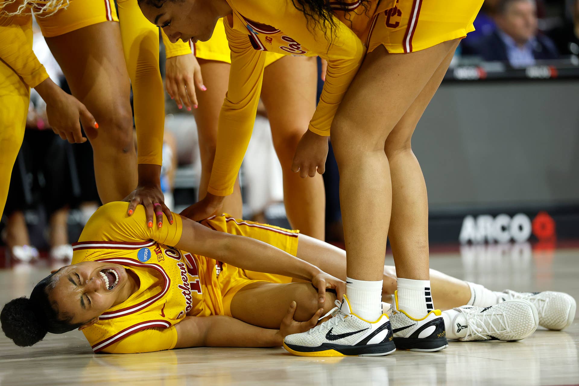 Juju Watkins Tears ACL in Heartbreaking, Season-Ending Injury - Men's ...