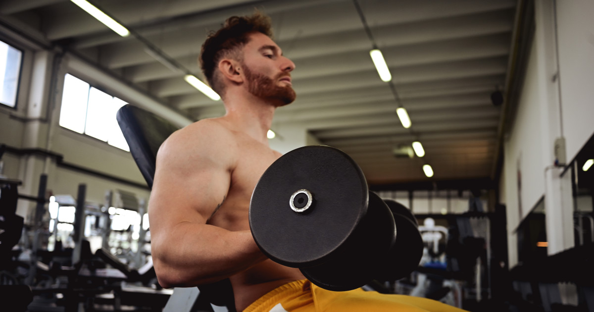 Jeff Cavaliere Shares 5 Common Incline Curl Mistakes - Men's Fitness