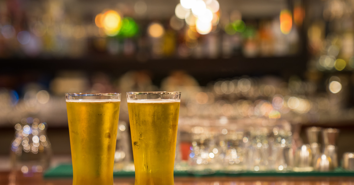 The 14 Best Light Beers, Tasted and Reviewed for 2025 - Men's Fitness