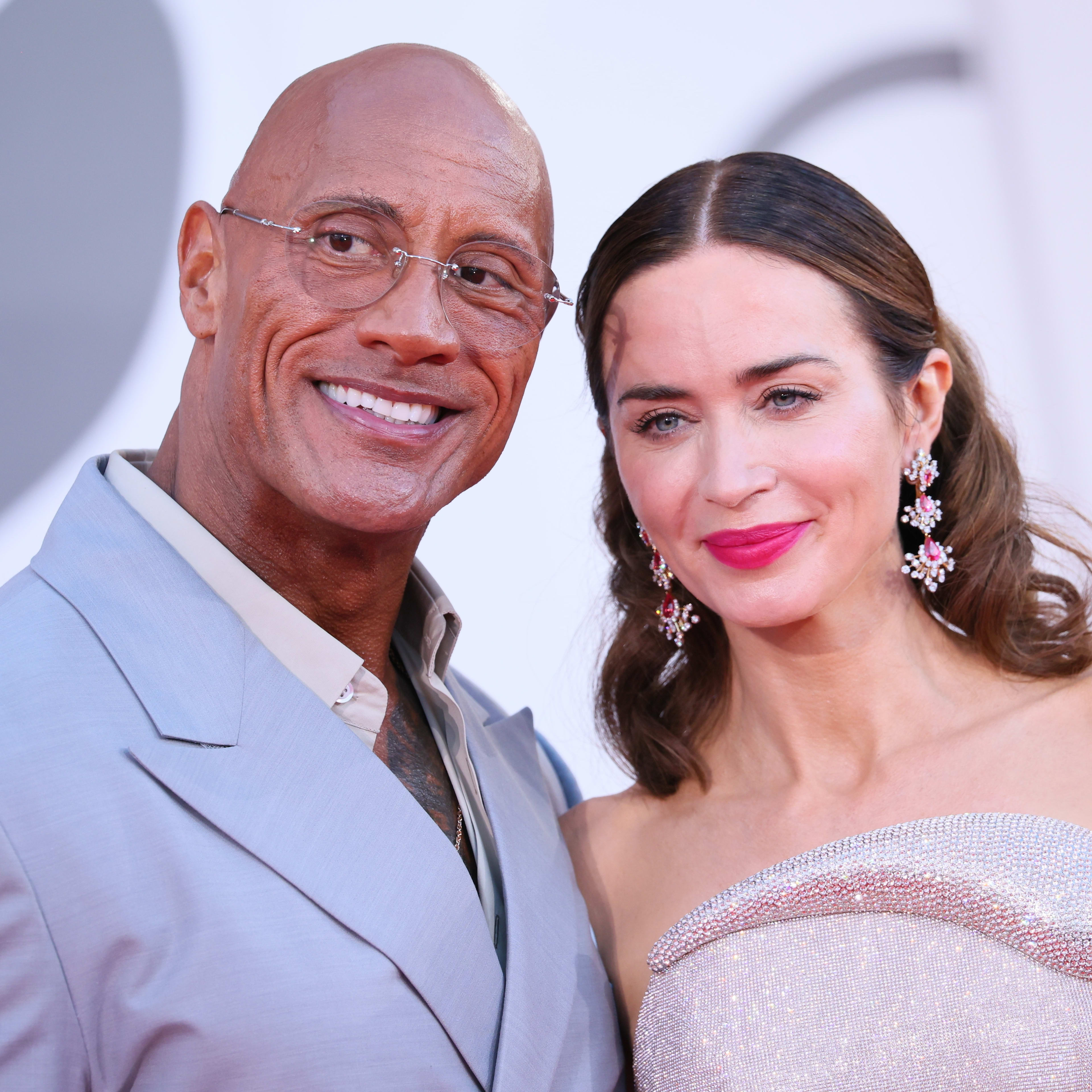 Joe Rogan Reacts to The Rock's Weight Loss Transformation - Men's Fitness