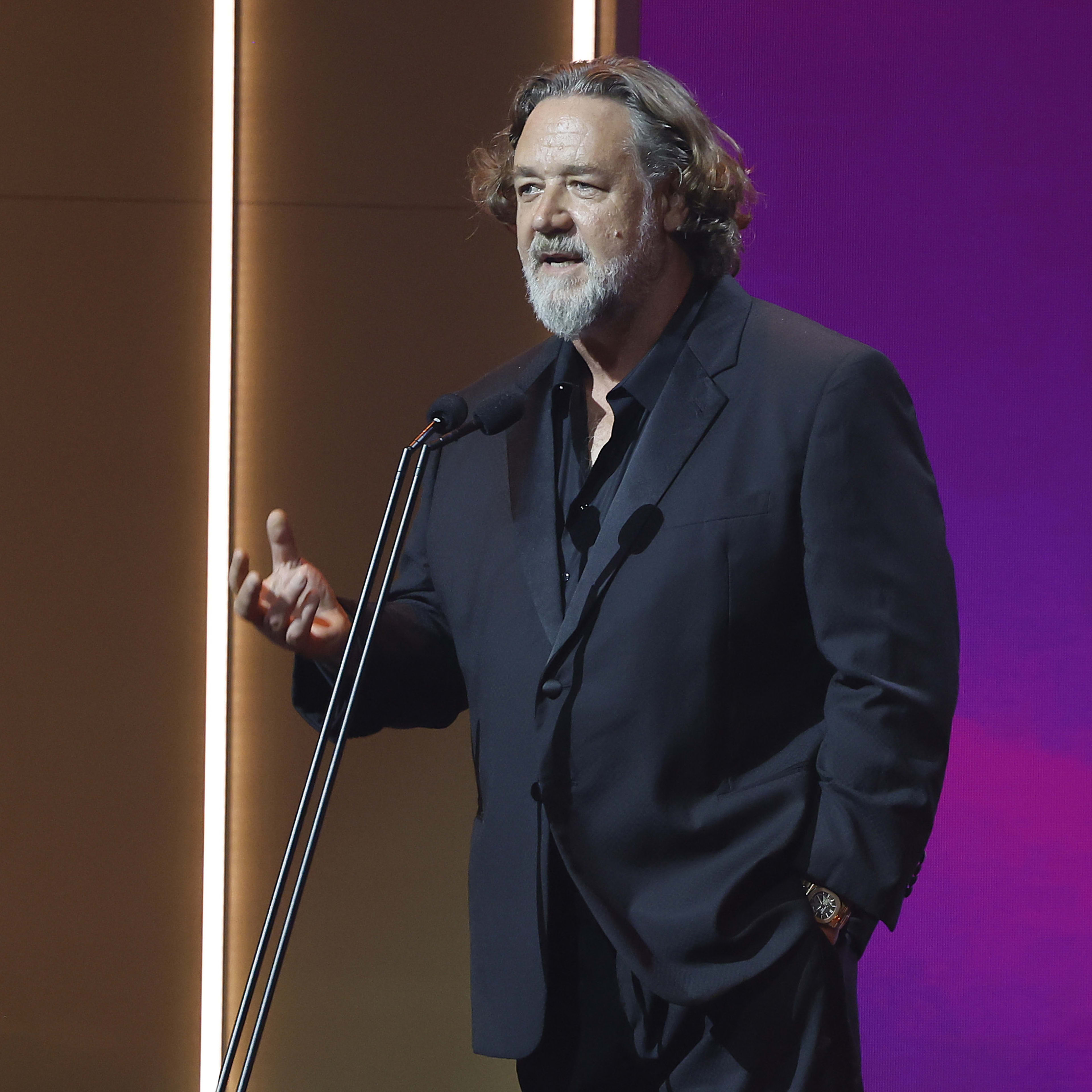 Russell Crowe Shows Off Weight Loss at Zurich Film Festival - Men's Fitness