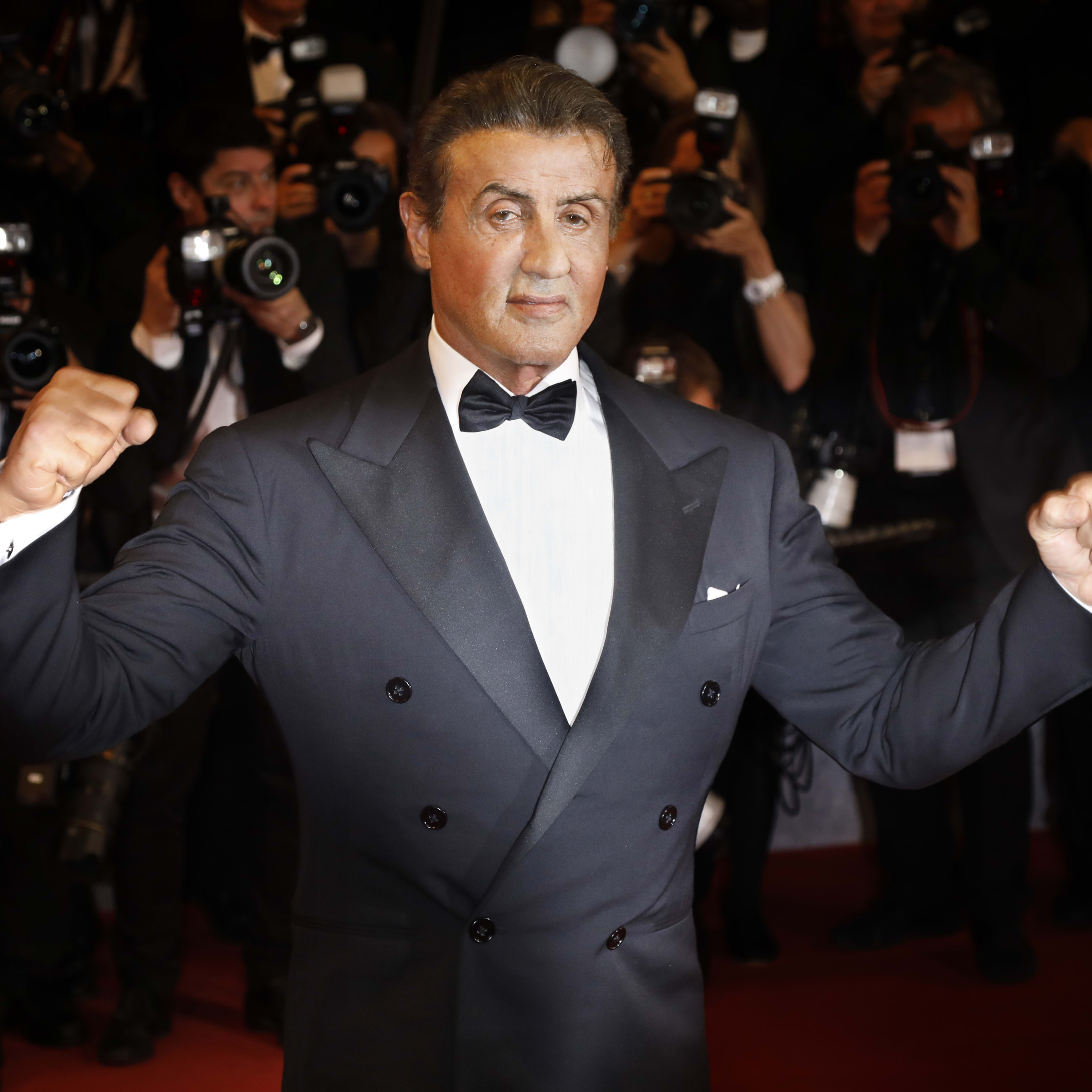 The Best Total-Body Supersets to Build Muscle in Less Time - Men's Fitness