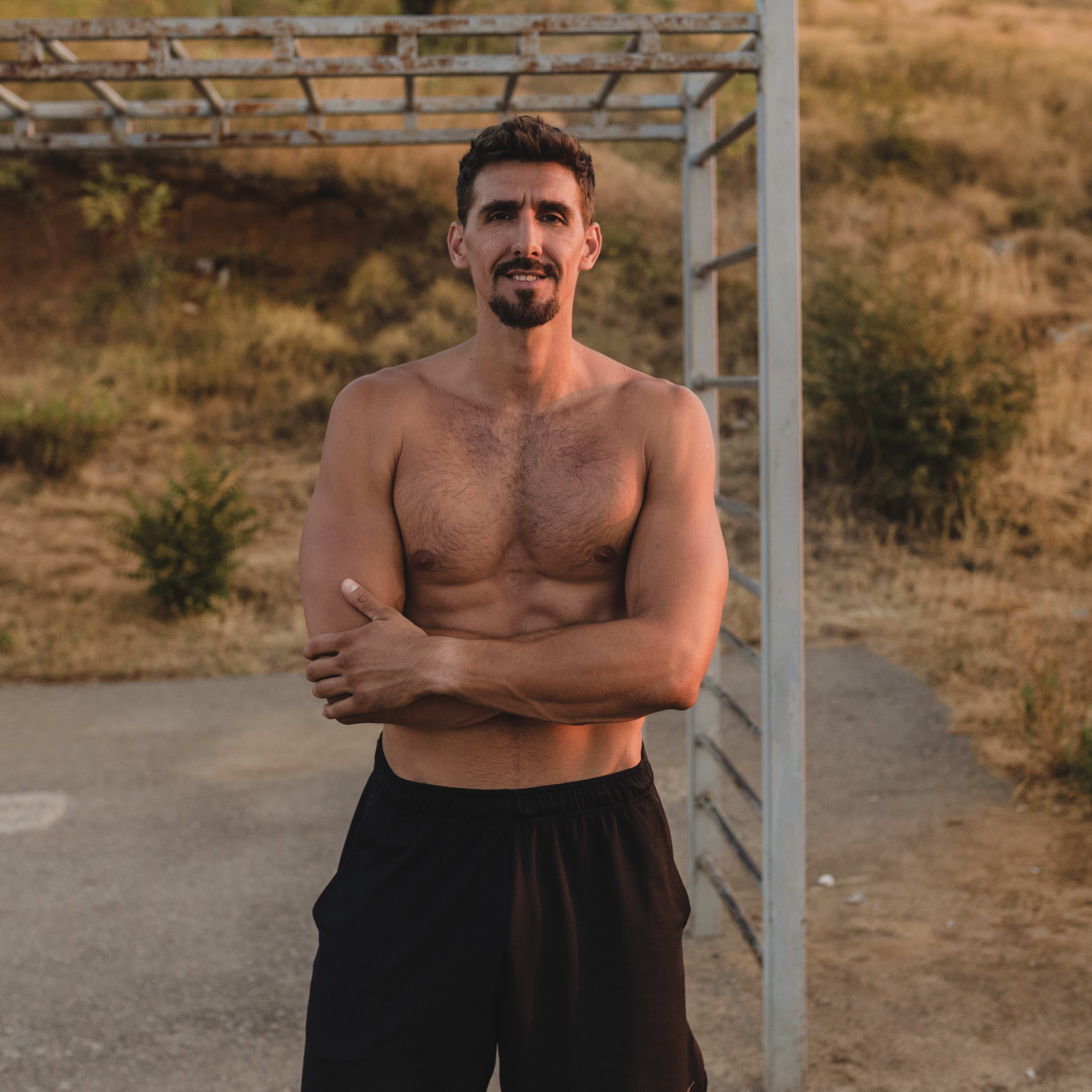 The Bodybuilder's Love Handles Workout That Cuts Belly Fat - Men's Fitness