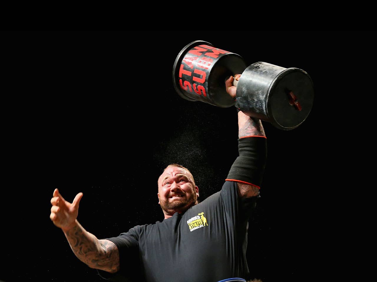 Thor Björnsson Breaks Deadlift World Record - Men's Fitness