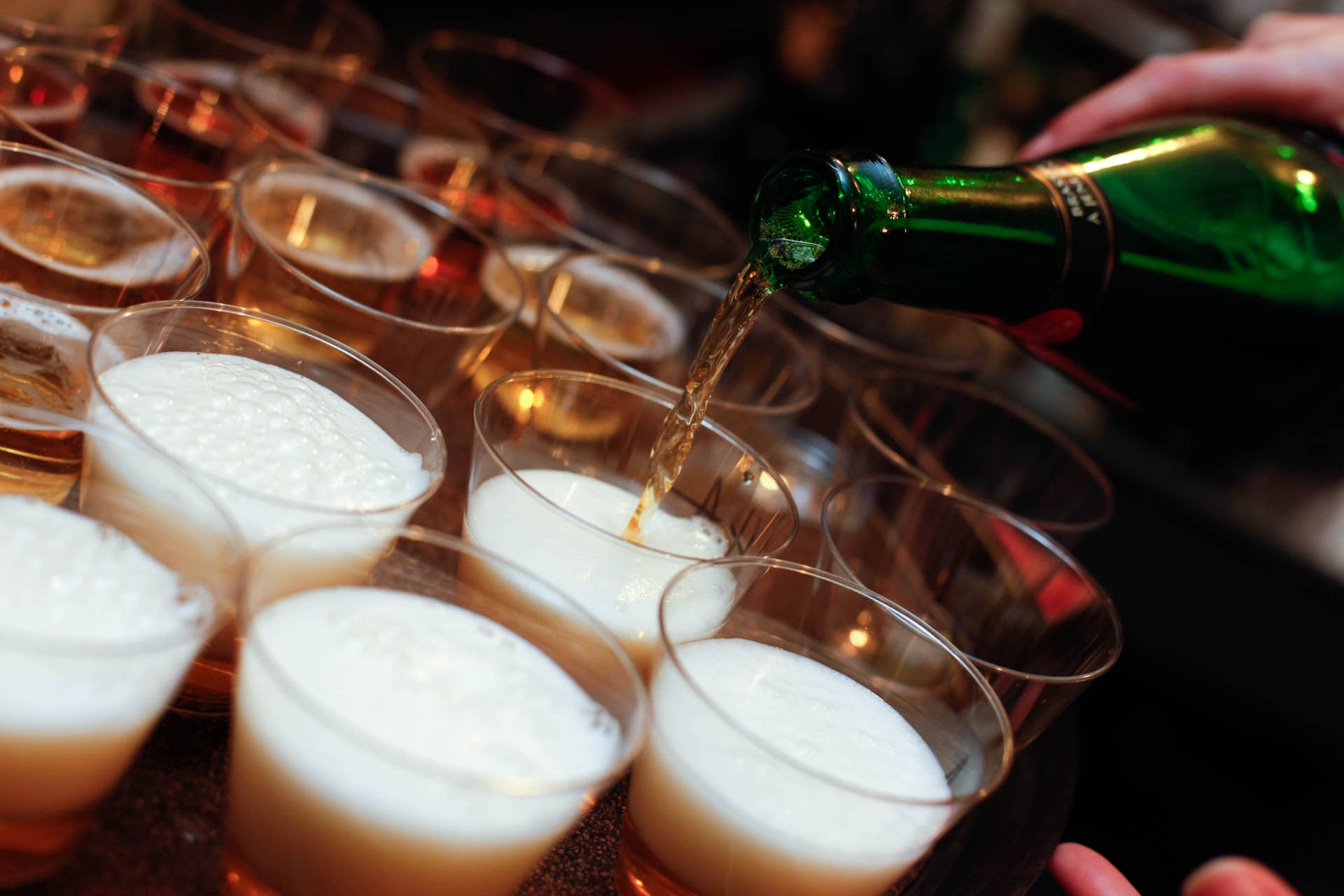The 14 Best Light Beers, Tasted and Reviewed for 2025 - Men's Fitness