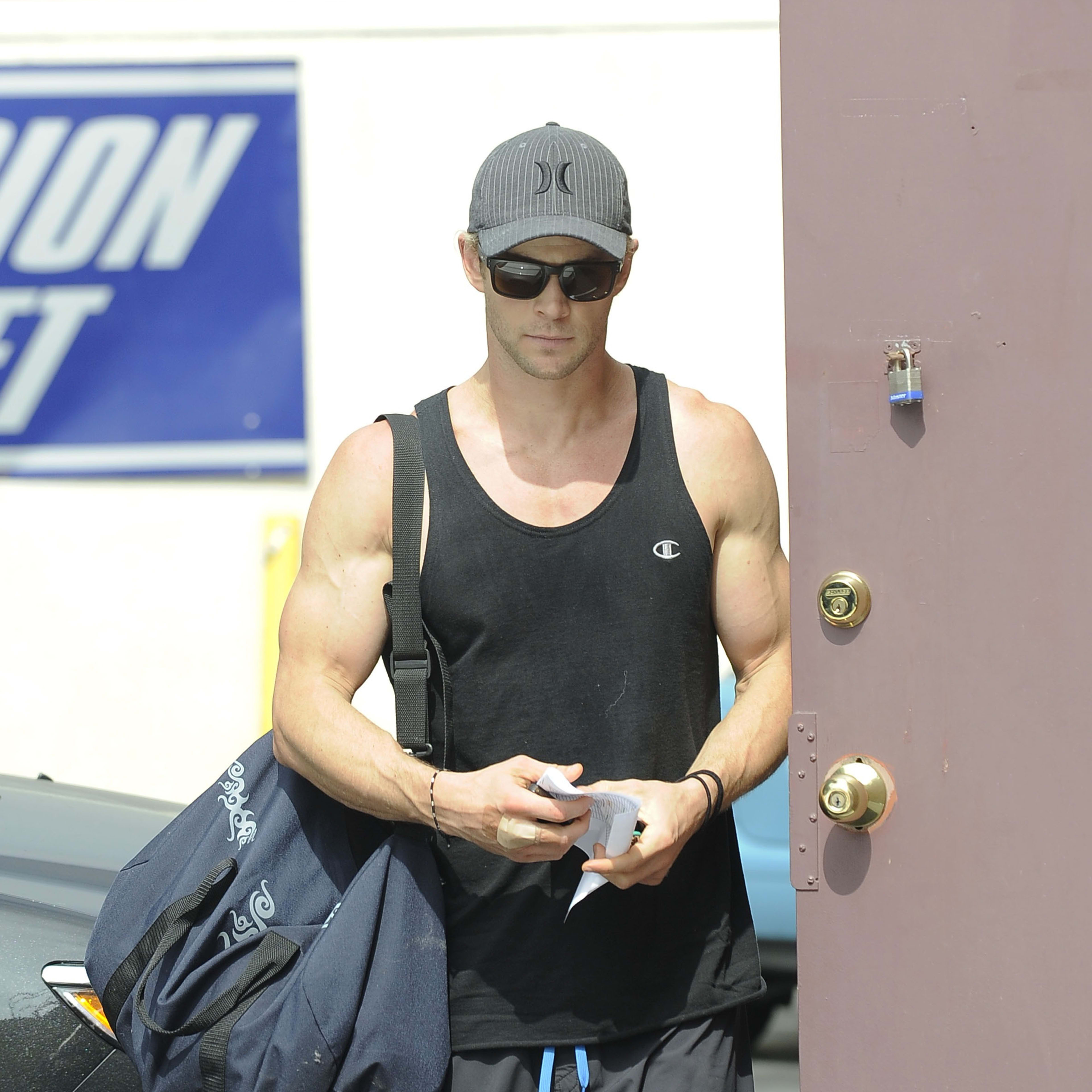 World's Strongest Man: Here's How Any Guy Can Eventually Deadlift 600 ...