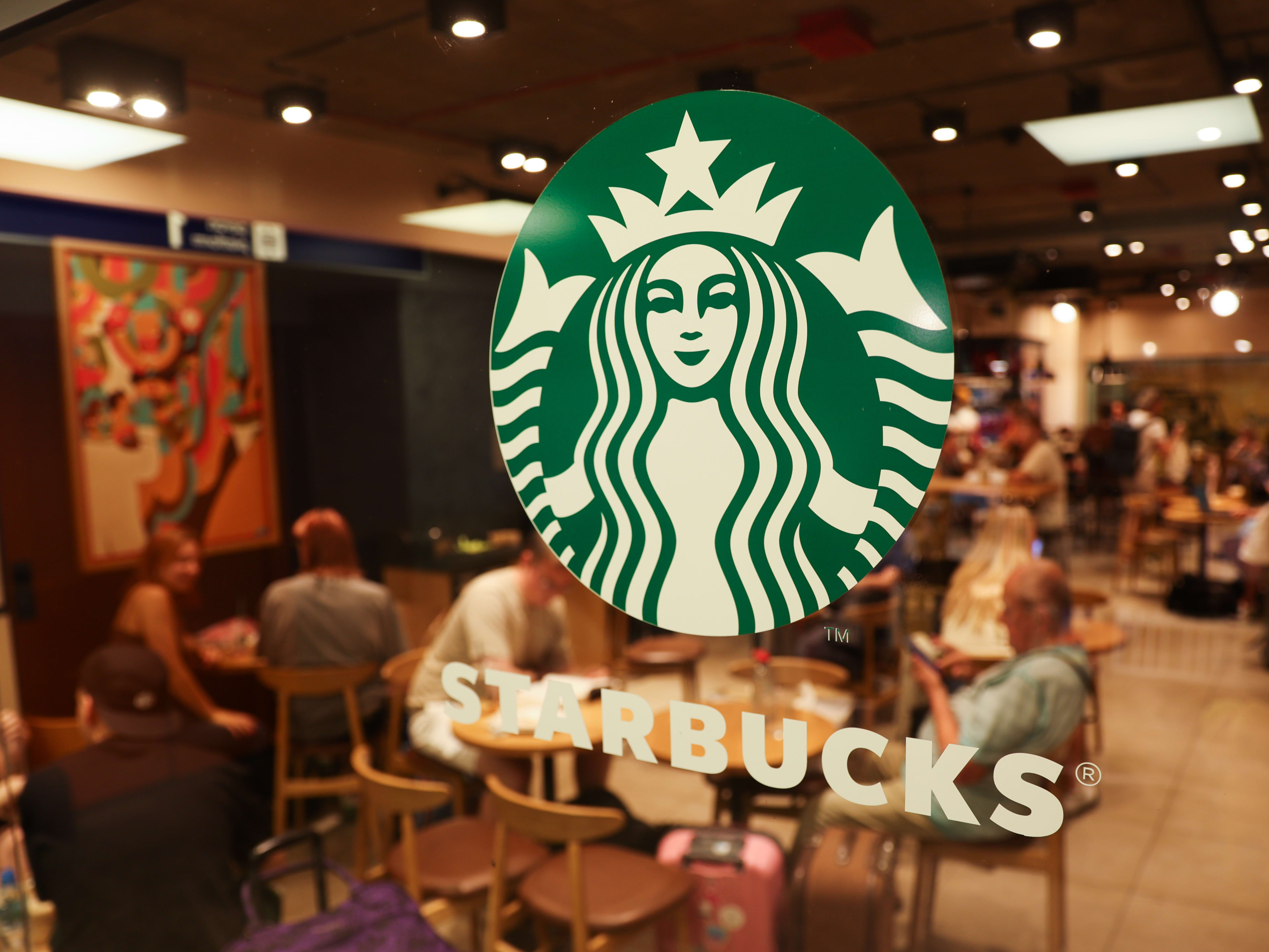 Healthiest Thing at Starbucks, According to Dietitians - Men's Fitness