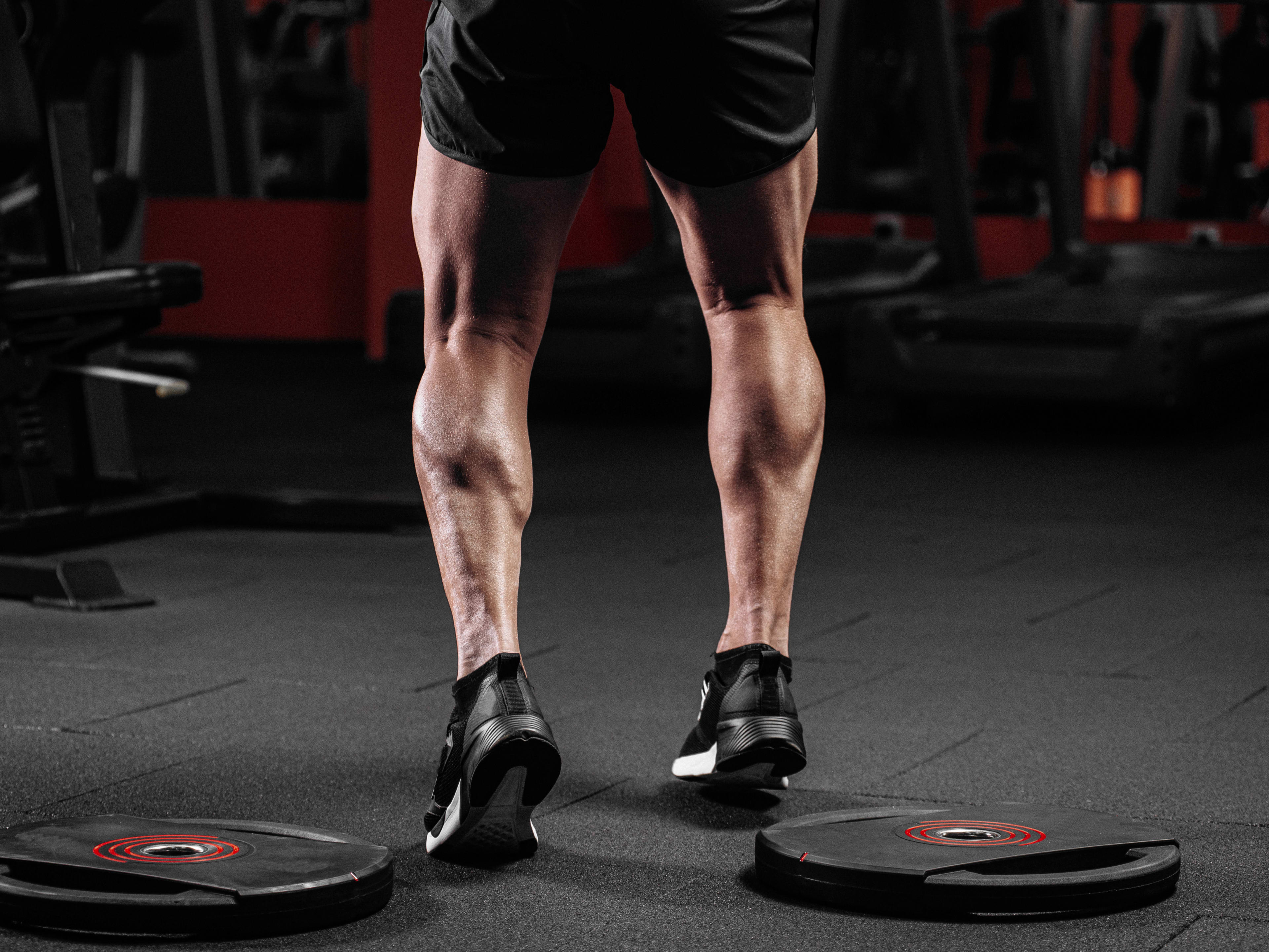 Jay Cutler Built 20-Inch Calves with Standing Calf Raises - Men's Fitness