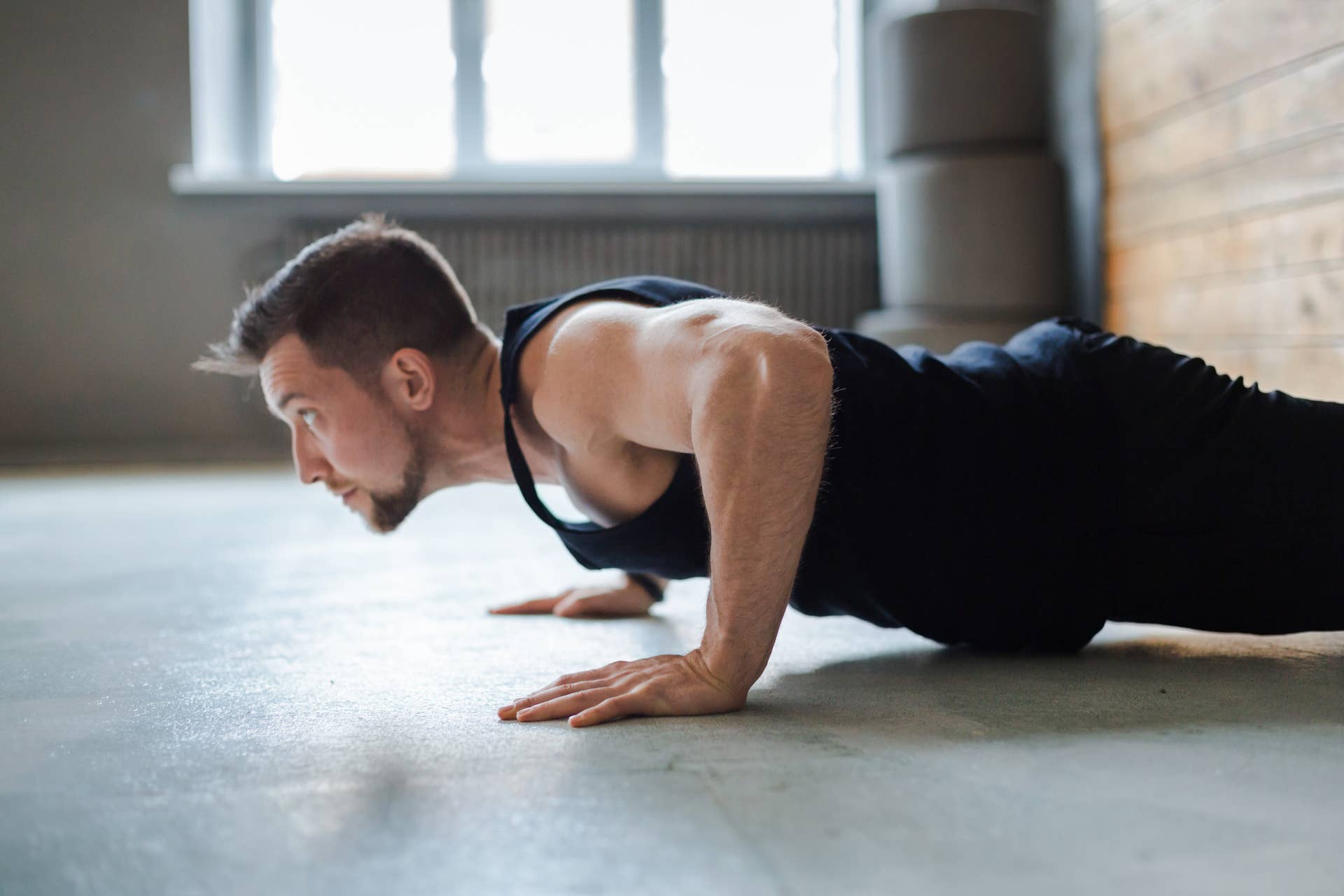 Best Time to Work Out Before Bed, According to Experts - Men's Fitness