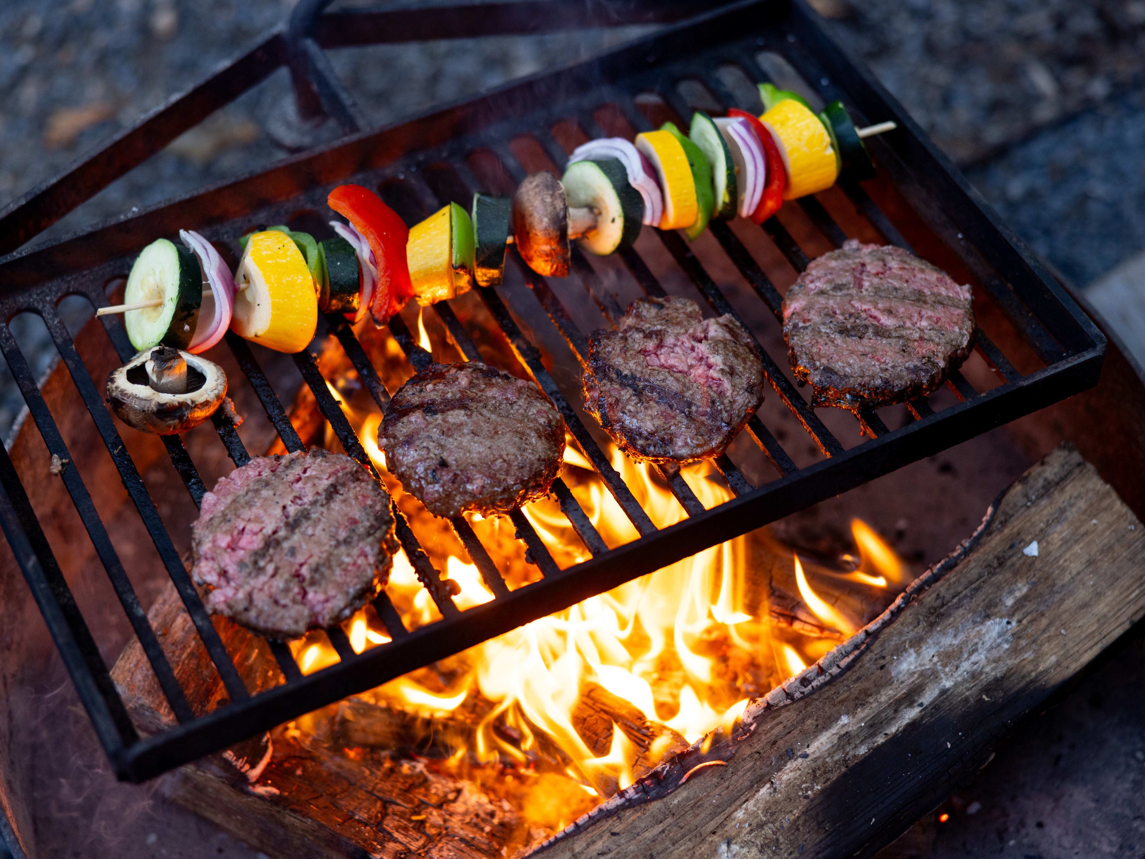 Grilled Burger and Vegetables Recipe for Summertime - Men's Fitness