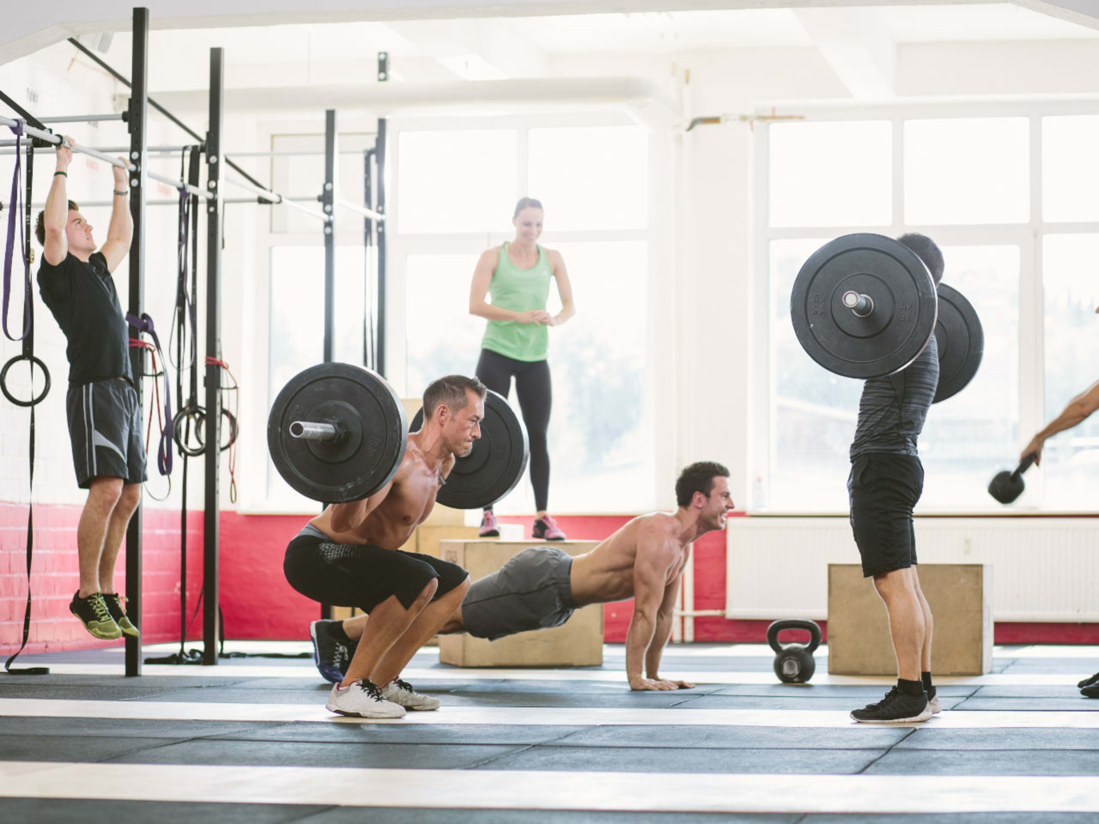The 3-Step Strategy to Survive a Crowded Gym Session - Men's Fitness