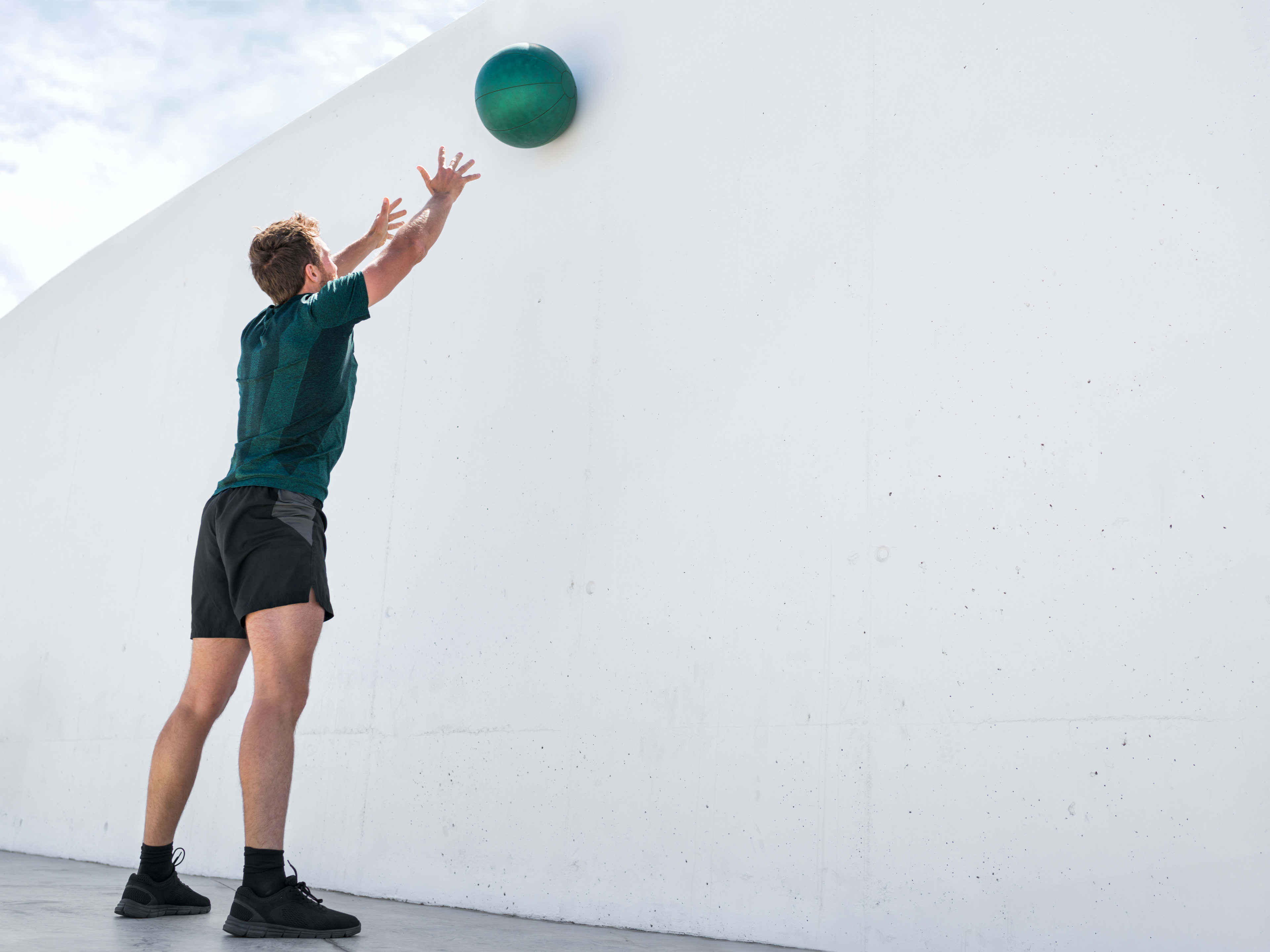 Trainer: Why Medicine Ball Throws Should Be Part of Your Routine - Men ...