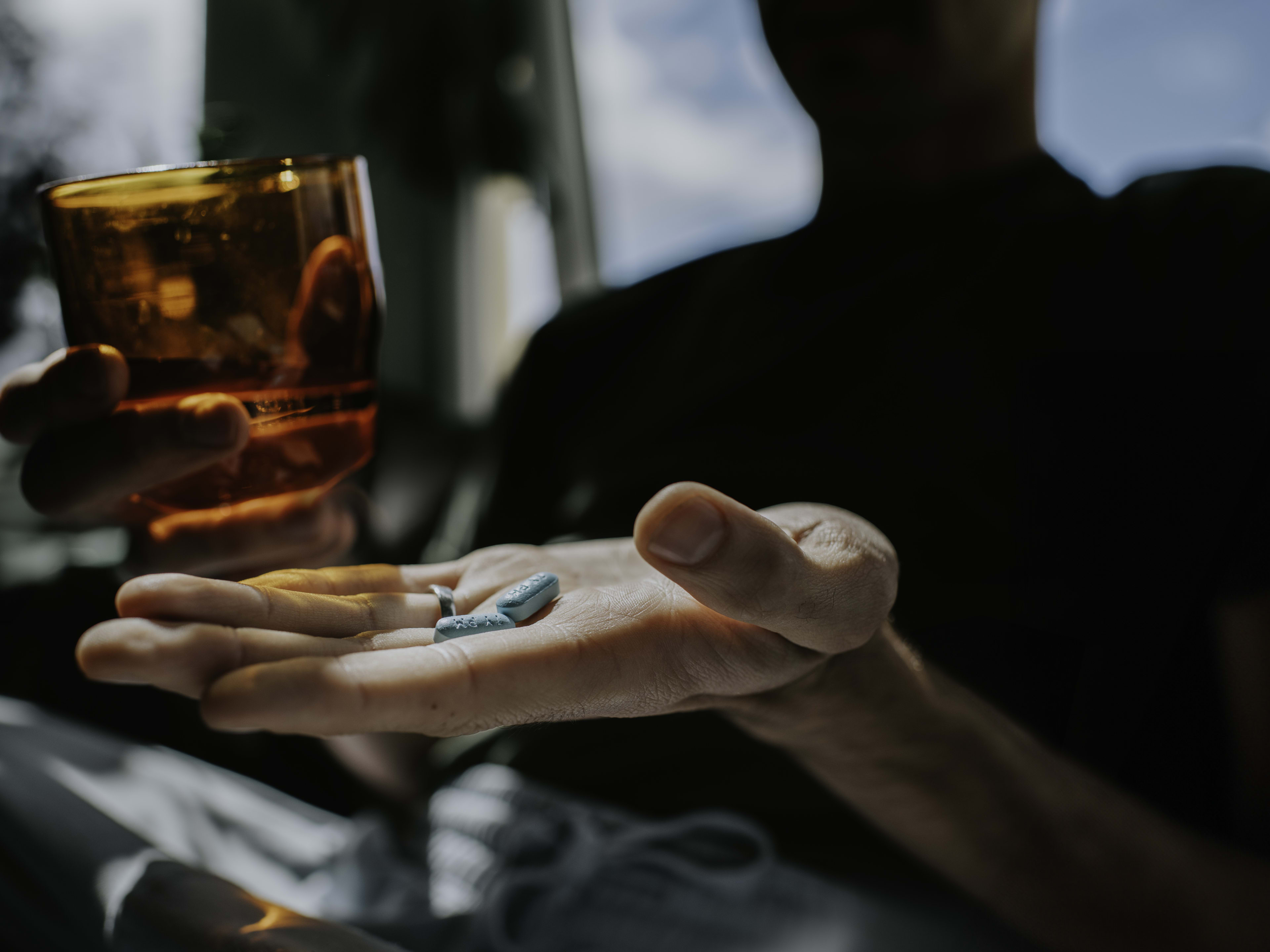 Rhonda Patrick Recommends These 5 Science-Backed Supplements - Men's ...