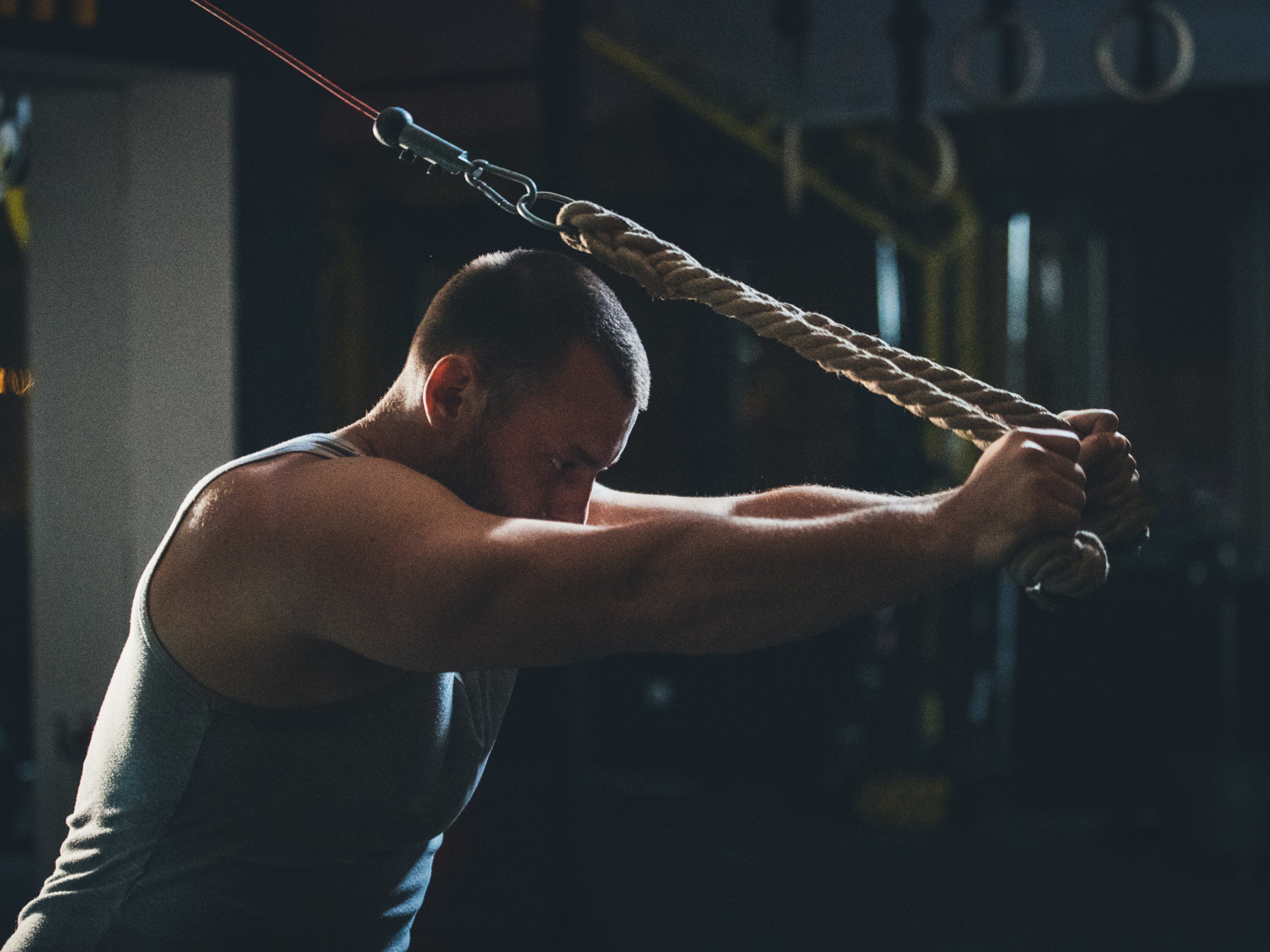 Jay Cutler Swears By Overhead Rope Extensions for Big Triceps - Men's ...