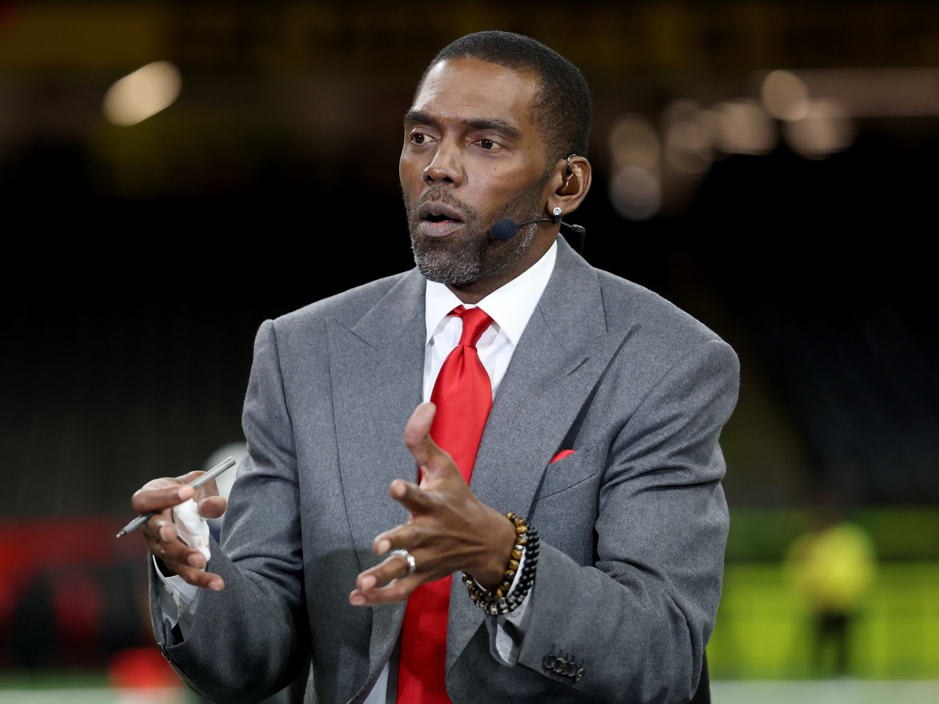 Randy Moss Makes an Emotional Return to ESPN for Super Bowl 59 - Men's ...