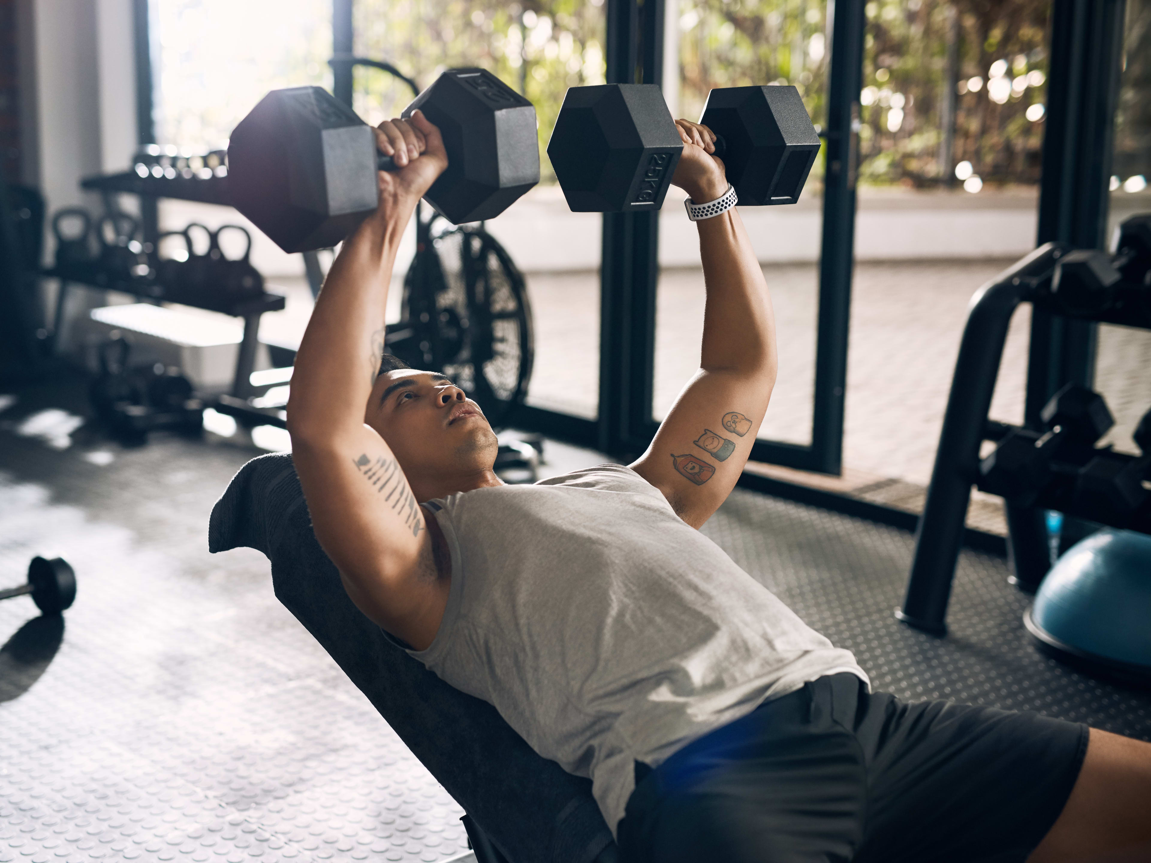 Top Natural Bodybuilder Swears By These Upper Body Supersets - Men's ...