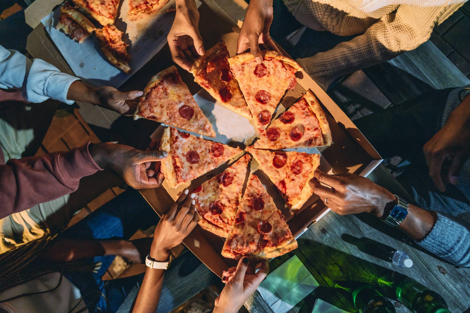 Why This Dietitian Eats Pizza Every Friday - Men's Fitness