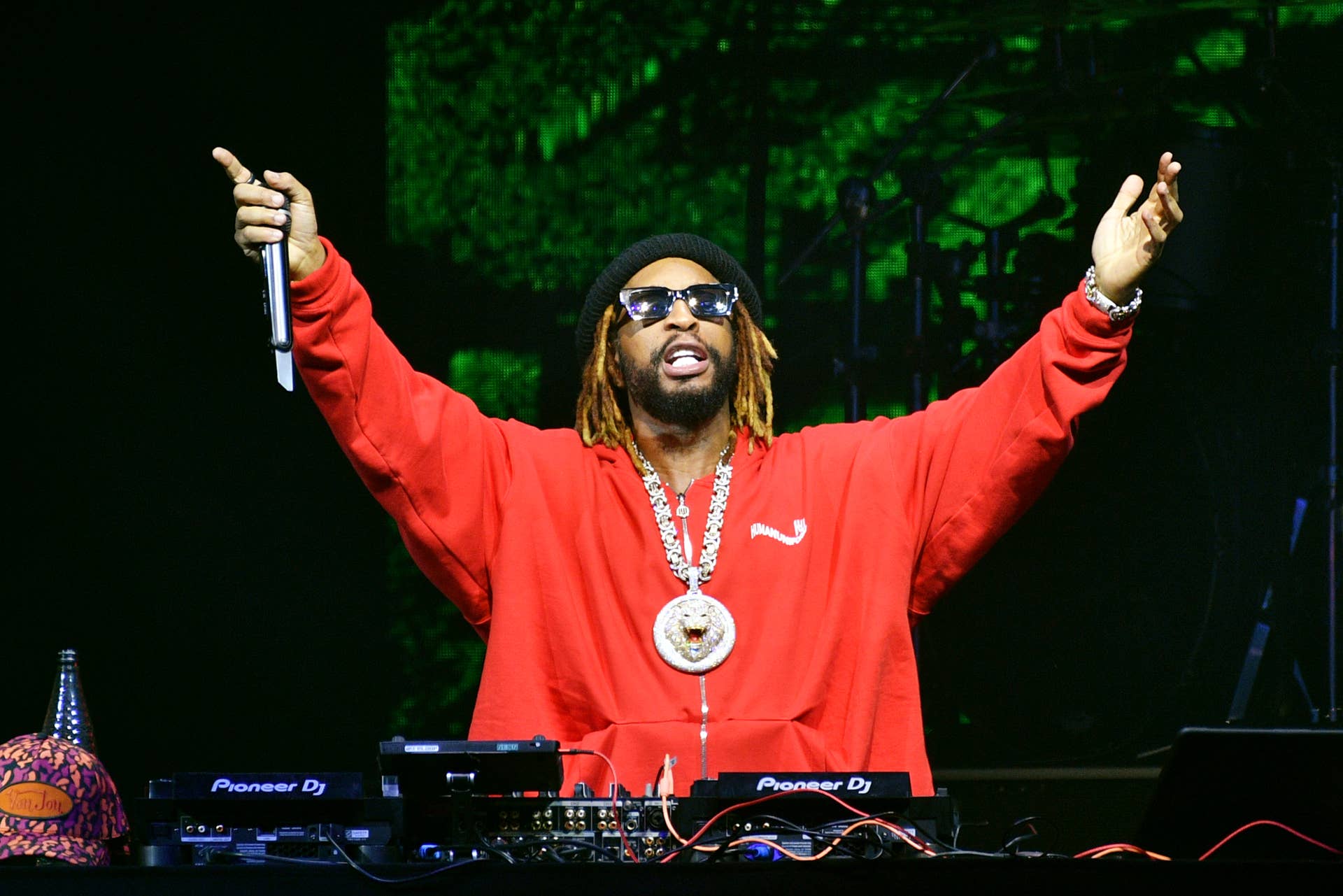 Lil Jon Wins 3rd at Muscle Beach - Men's Fitness