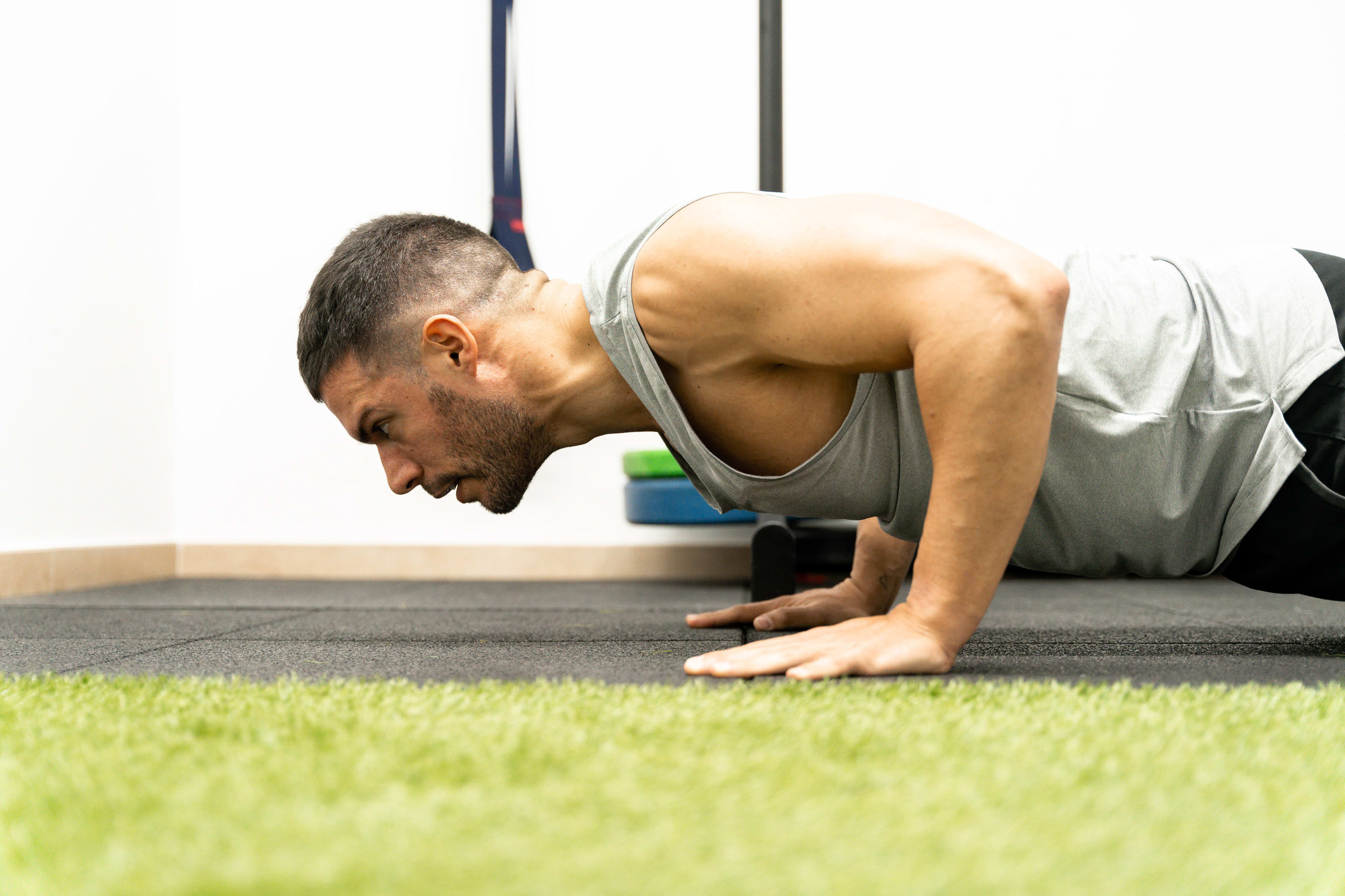 How to Fix Wrist Pain During Pushups - Men's Fitness