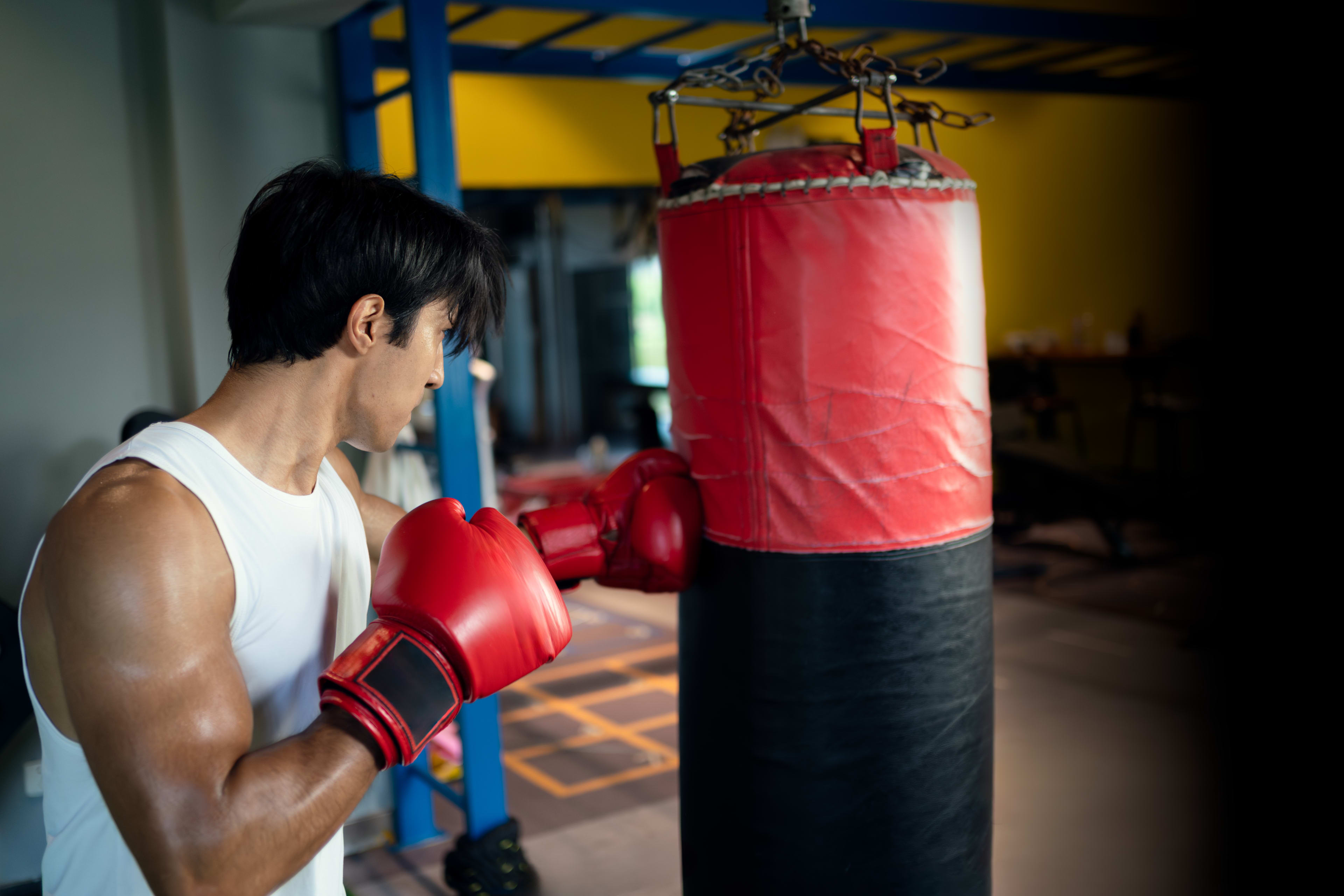 Home Boxing Workout That Builds Core and Shoulders - Men's Fitness