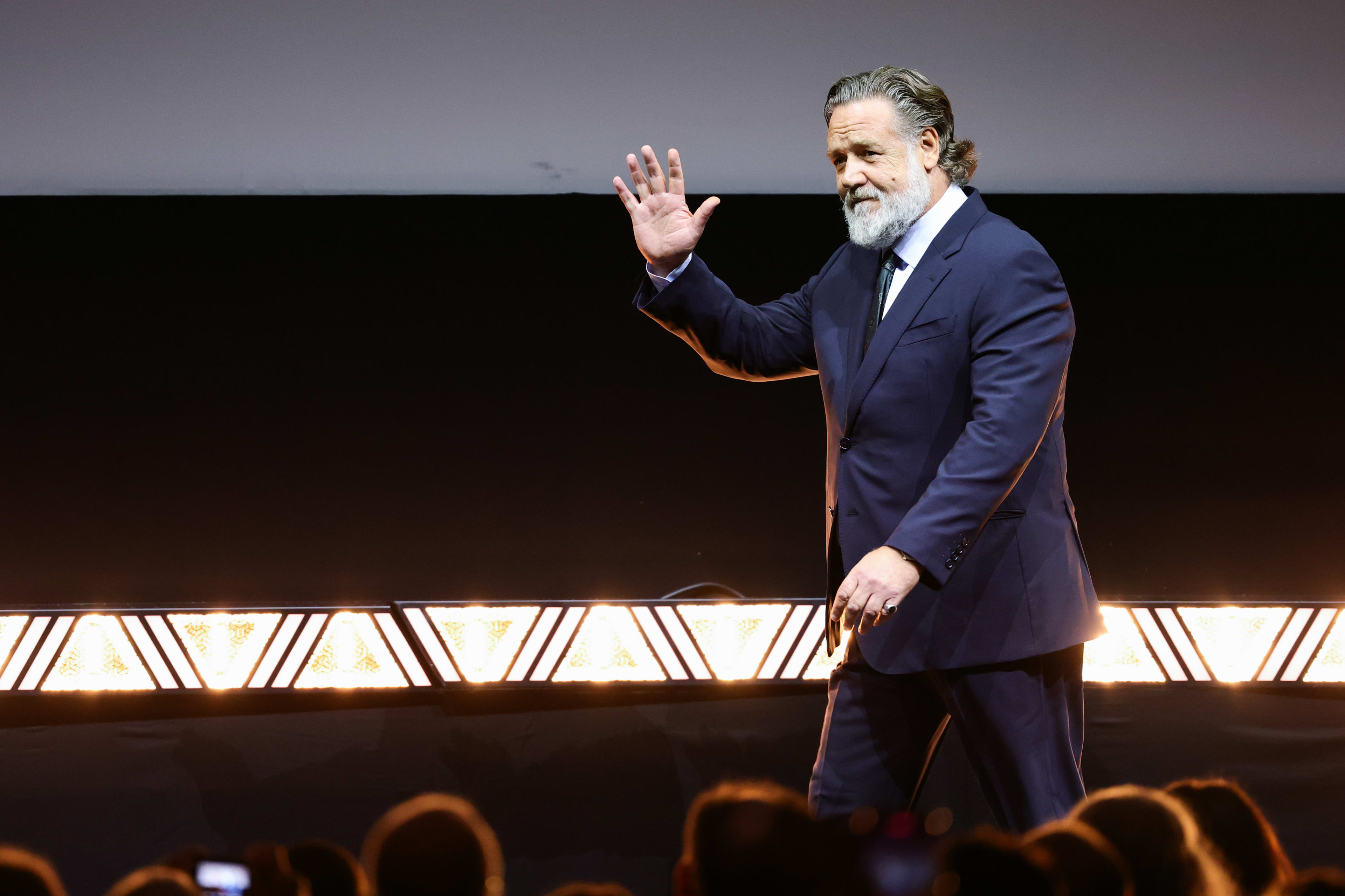 Russell Crowe Shows Off Weight Loss at Zurich Film Festival - Men's Fitness