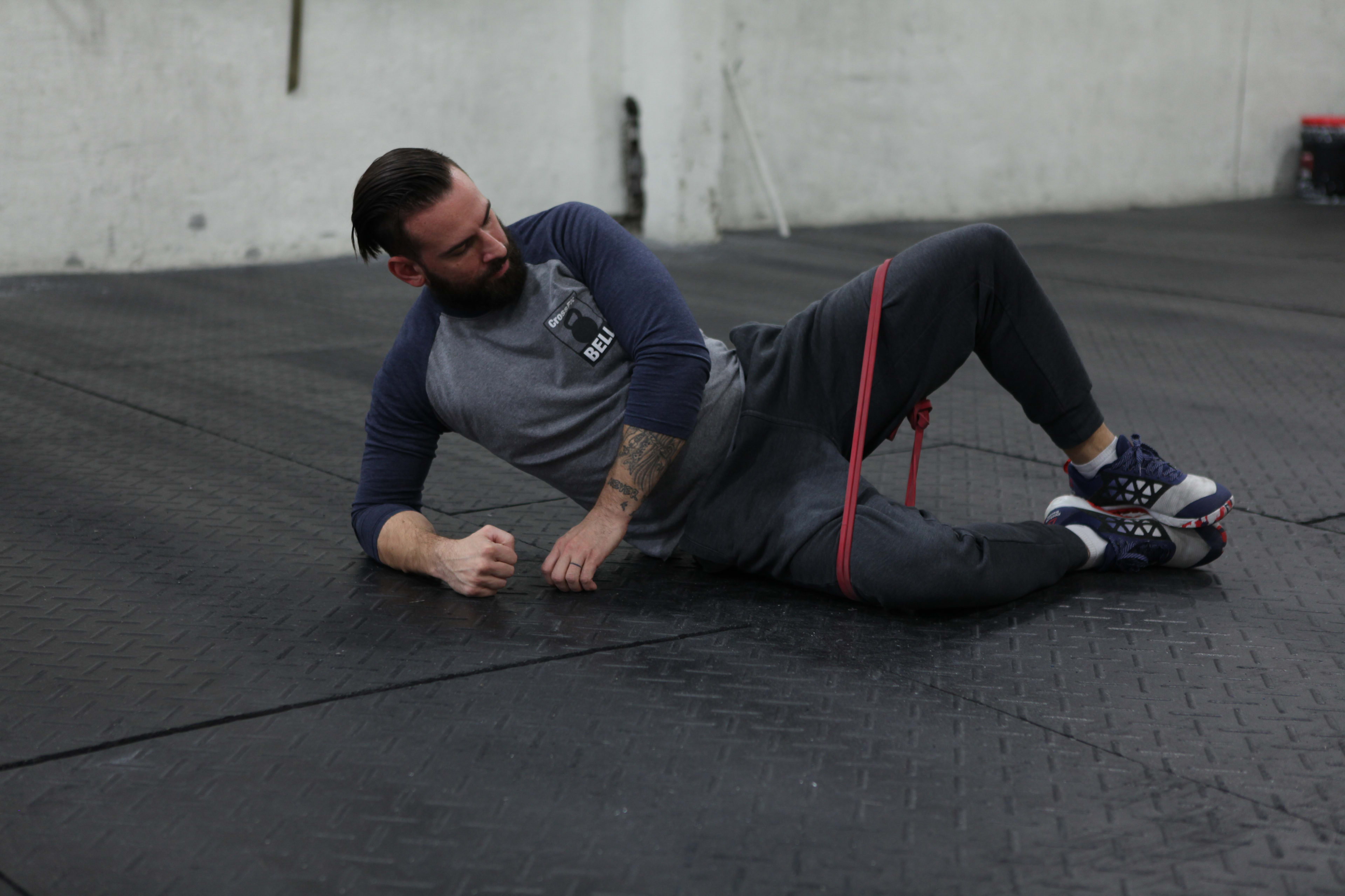 Trainer Shares 3 Exercises to Target and Strengthen Your Gluteus Medius ...