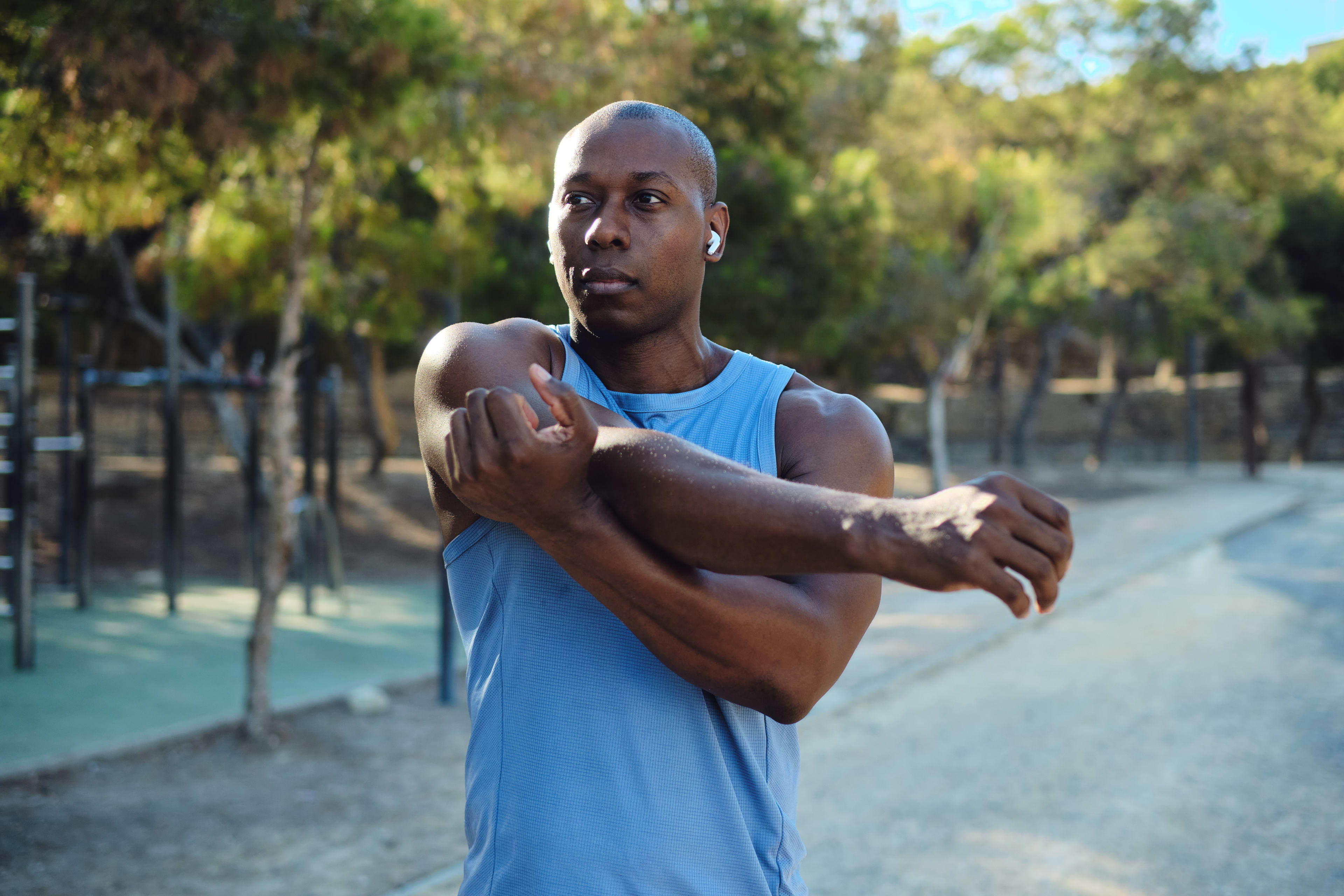 How to Build Bigger Traps With Jay Cutler’s Shrug Tips - Men's Fitness