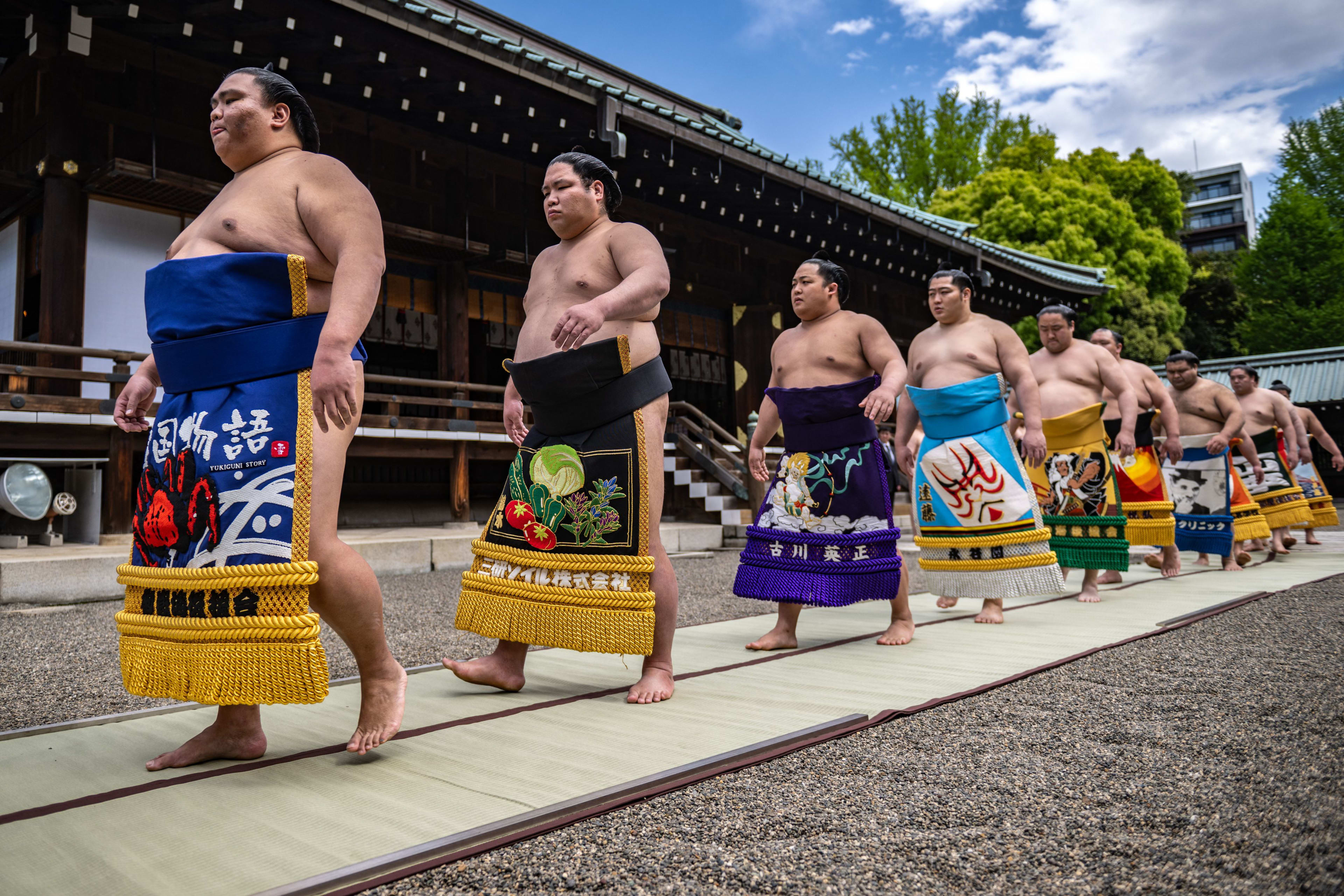 Eddie Hall and Brian Shaw Face Off in Sumo Wrestling Matchup - Men's ...