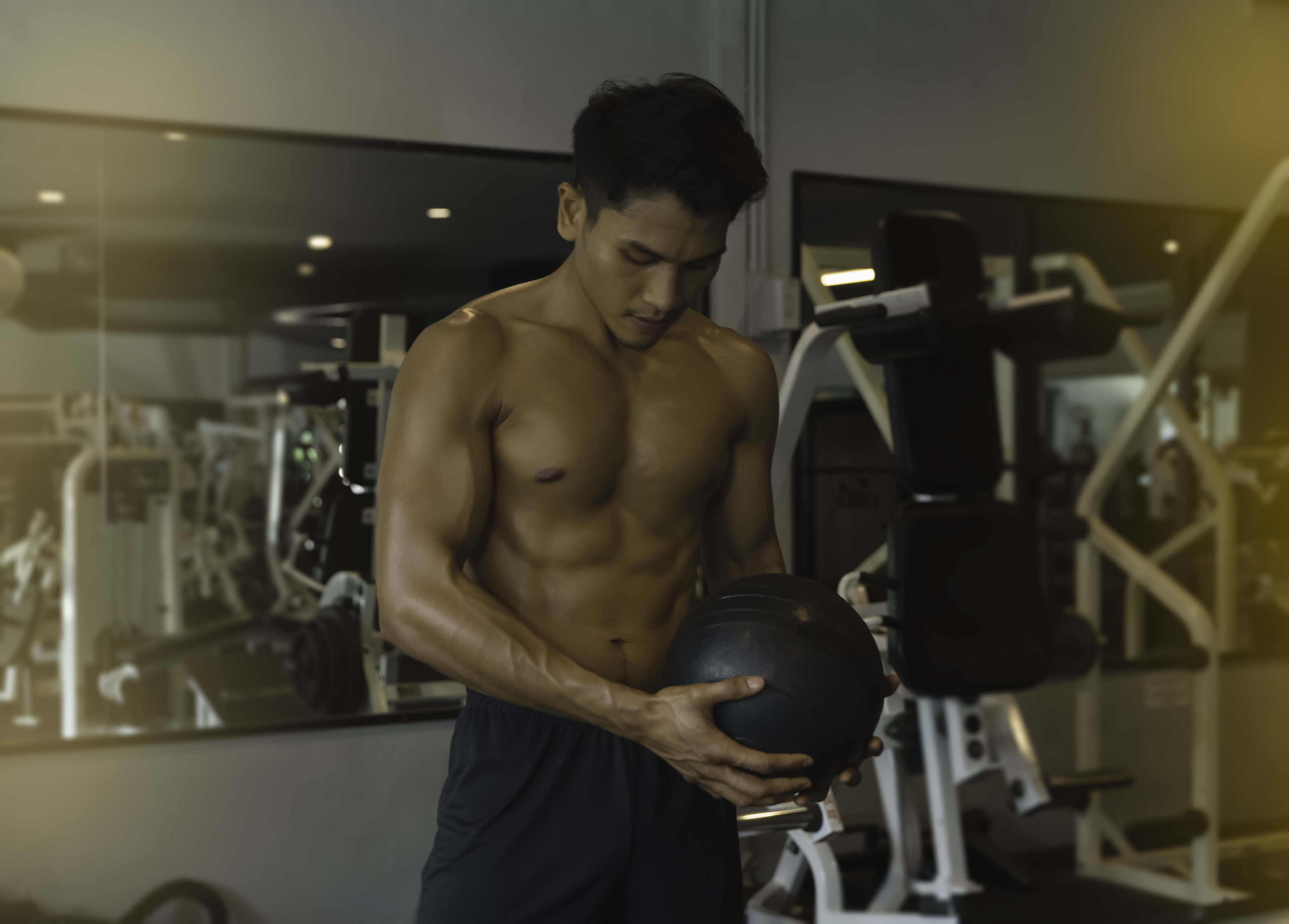 The Best Gym Machines for Building Muscle - Men's Fitness